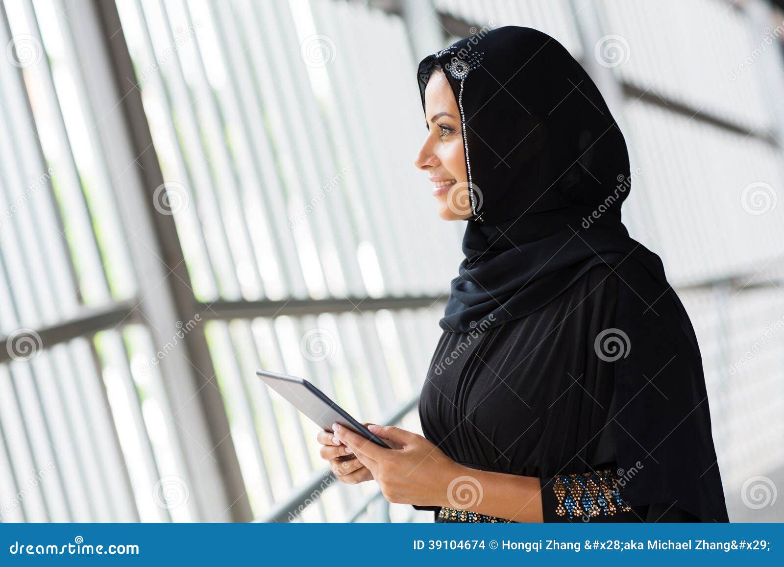 Muslim Woman Tablet Computer Stock Photo - Image of elegant, internet ...