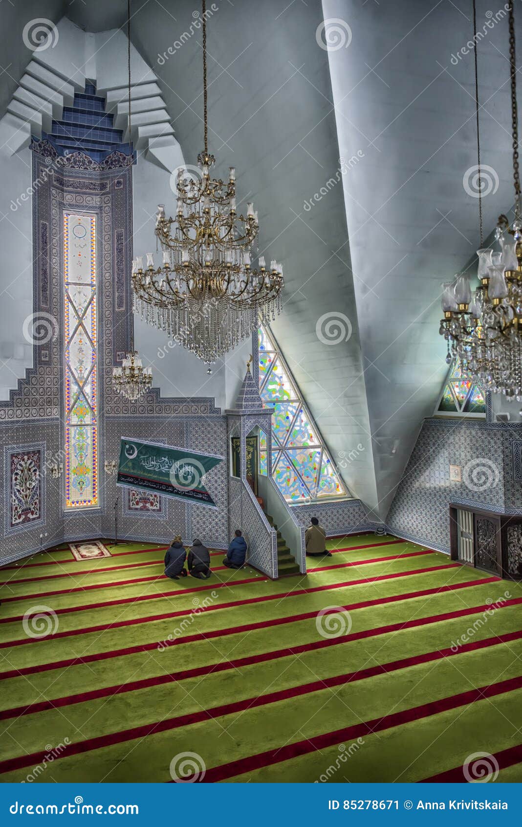 Muslims pray in the mosque editorial photo. Image of culture - 85278671