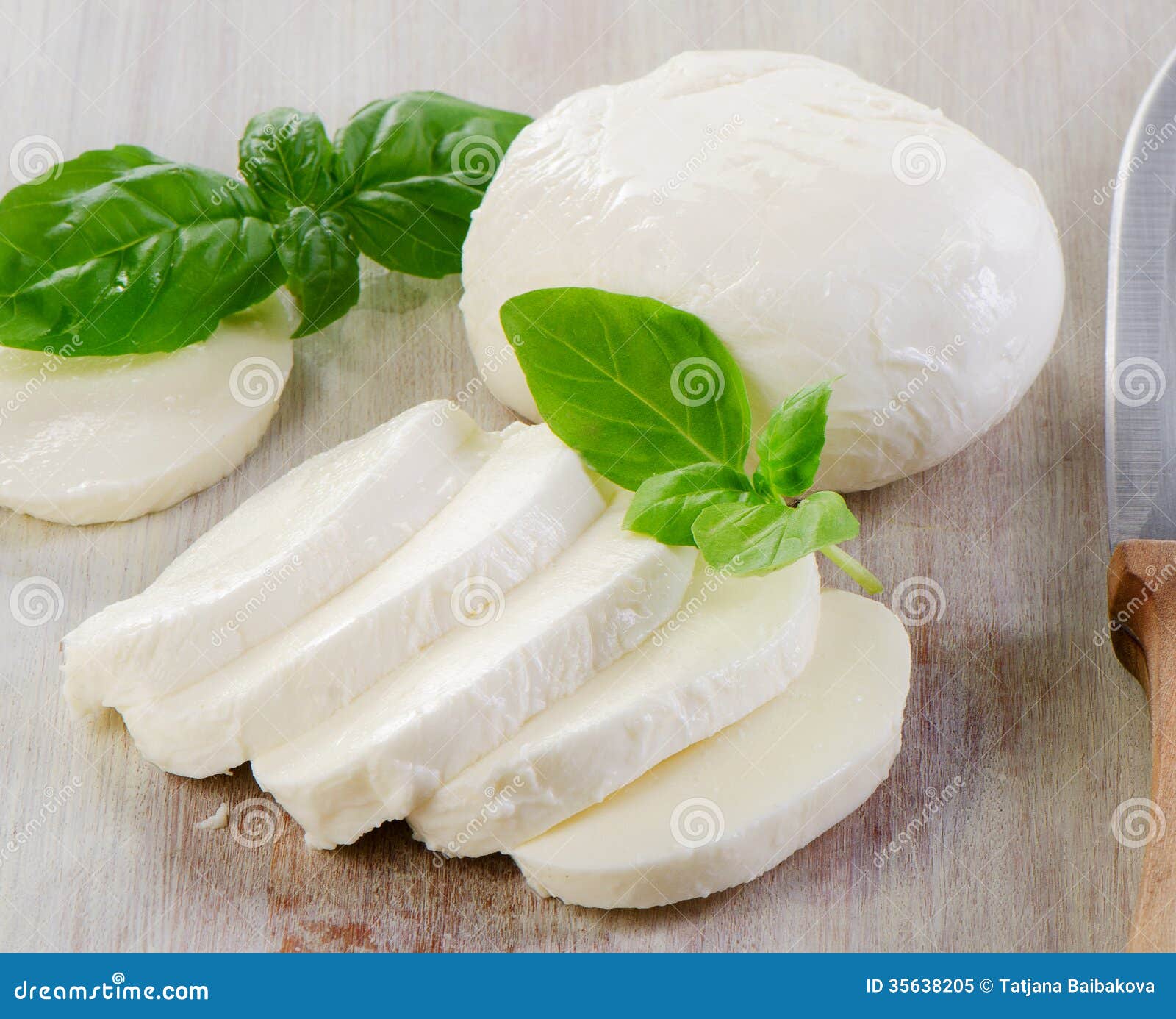 Mussarela imagem de stock. Imagem de queijo, fatia, faca - 35638205