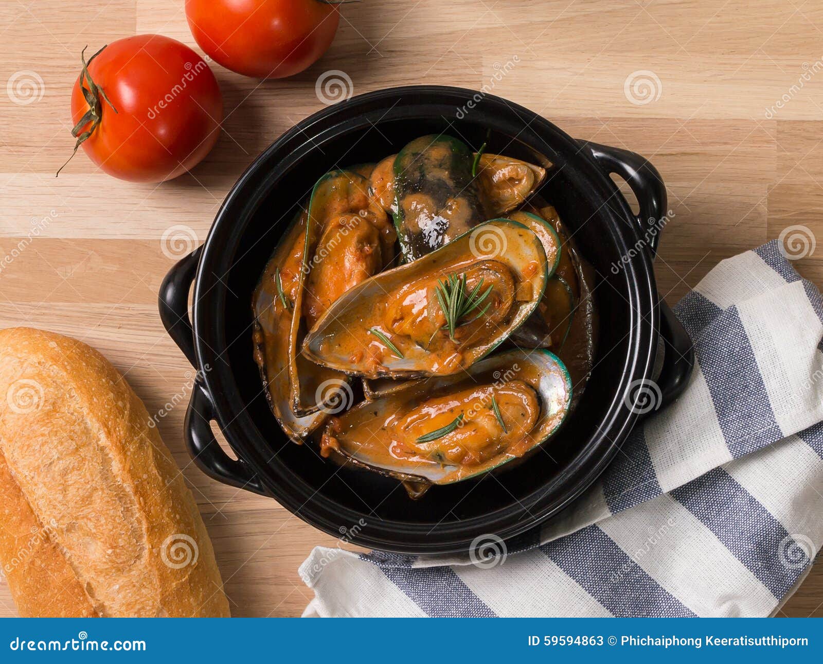 Mussel Shell Italian Sauce with Bread and Tomatoes Stock Image - Image ...