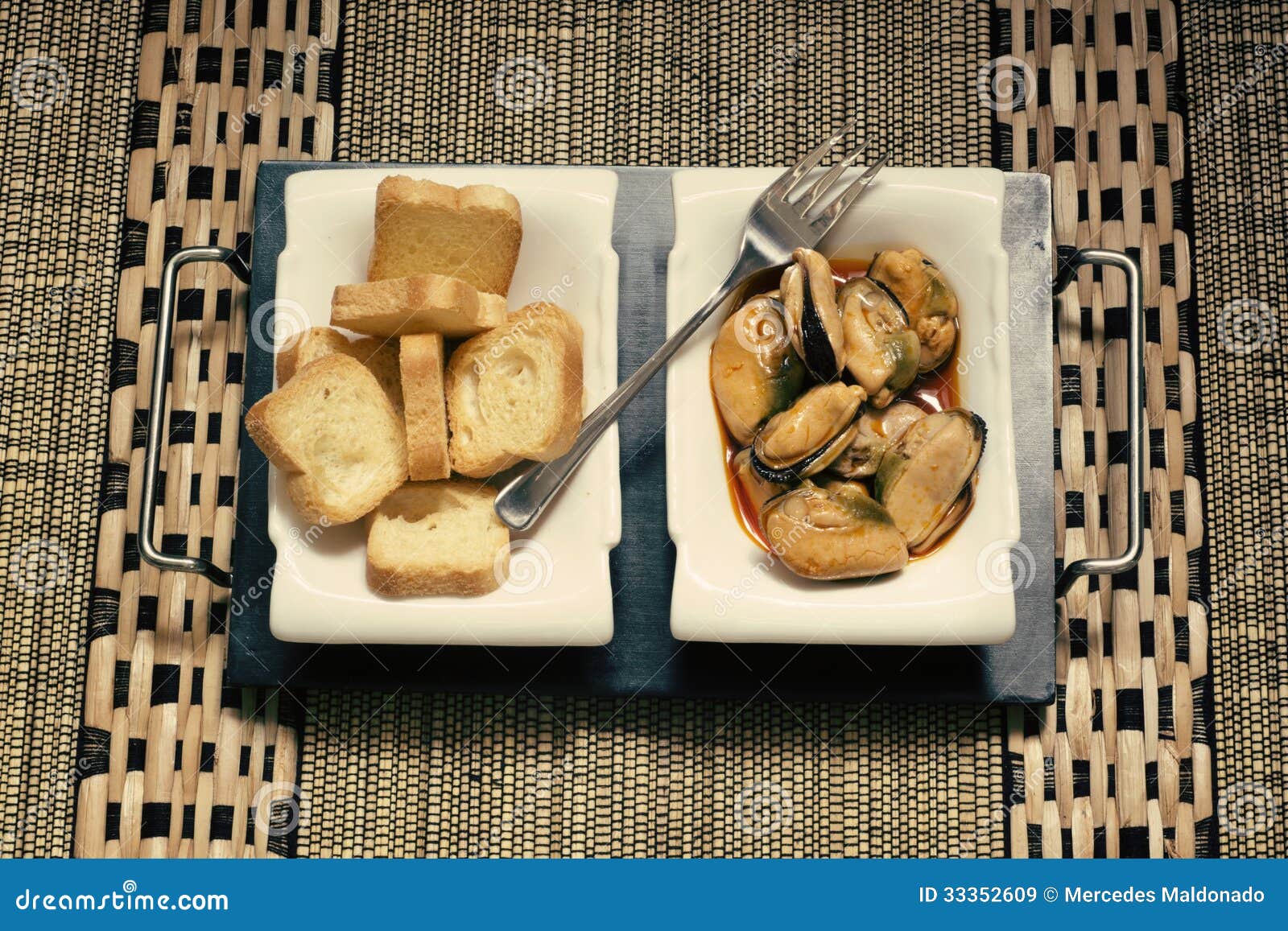 Mussels Appetizer and Toast Stock Image - Image of fresh, entree: 33352609