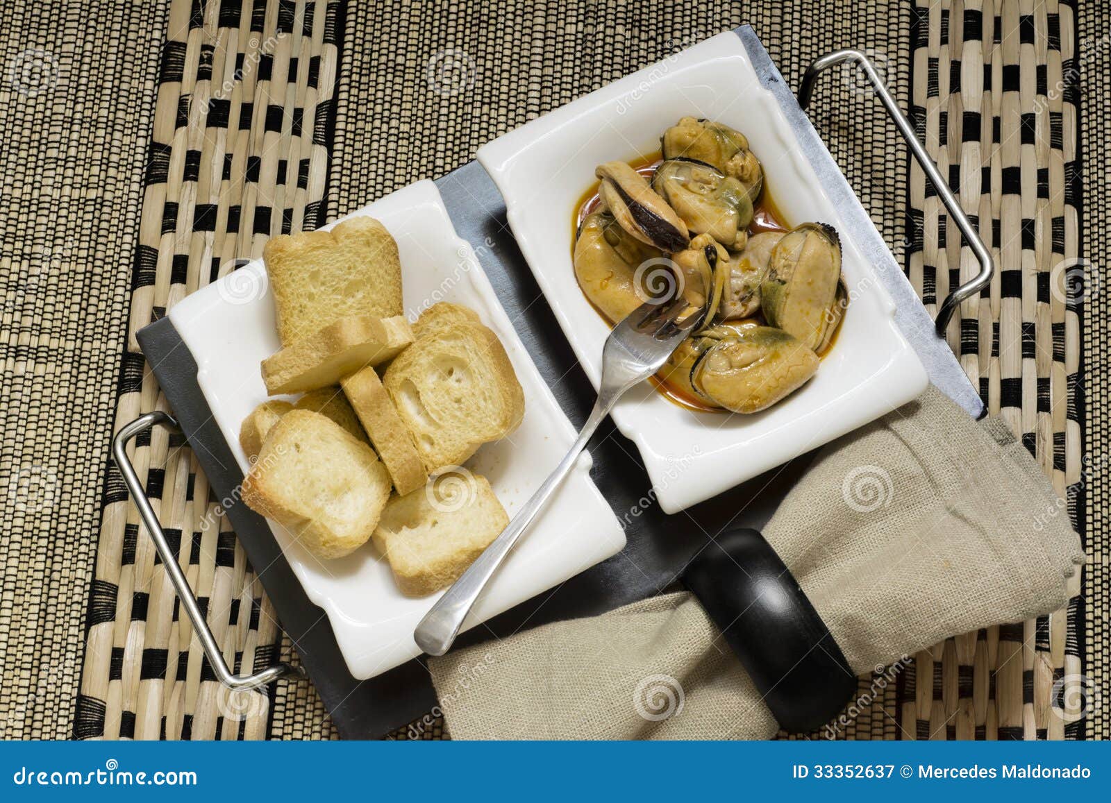 Mussels Appetizer and Toast Stock Image - Image of lunch, dinner: 33352637