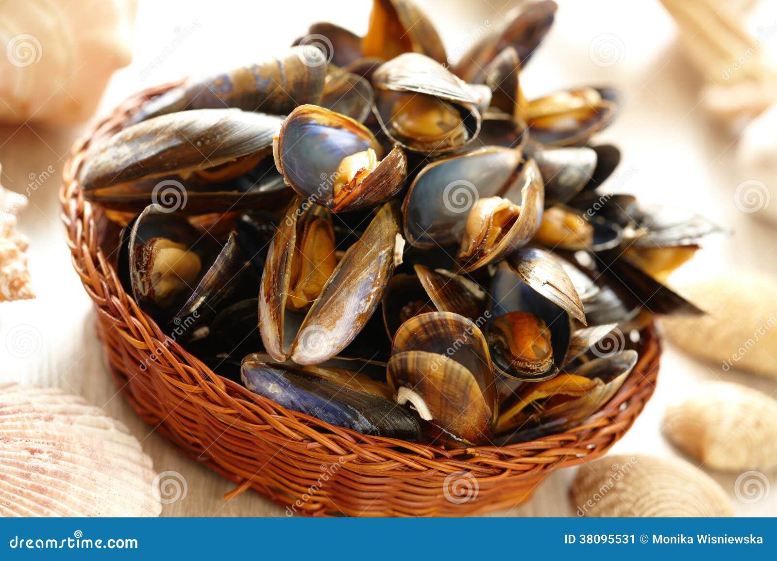 Mussels in basket stock image. Image of meal, black, marine - 38095531
