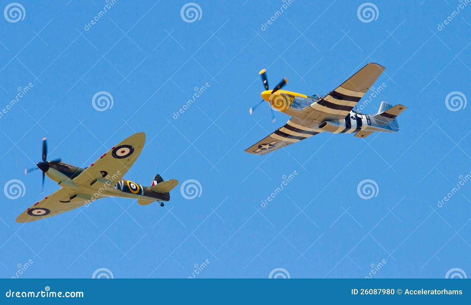 Mustang et Spitfire image éditorial. Image du guerre - 26087980
