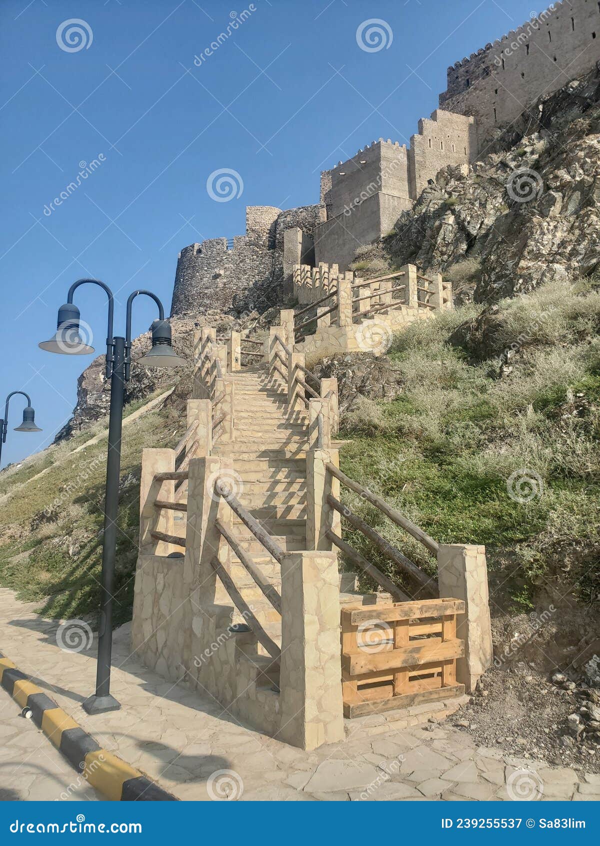 Mutrah Castle Fort, Muscat, Oman Stock Image - Image of oman, building ...