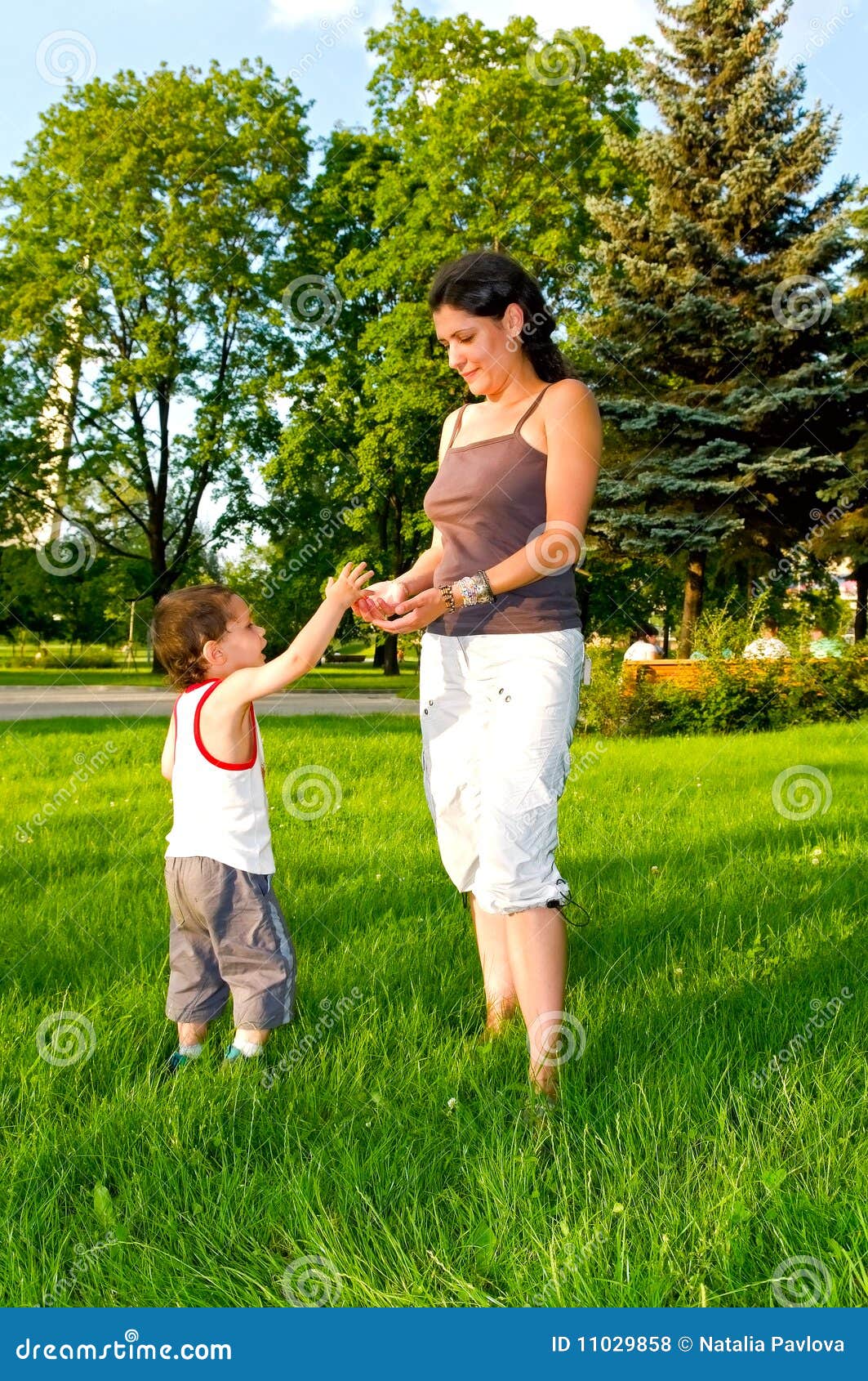 Mutter mit Kind stockfoto. Bild von leute, gesicht, horizontal - 11029858