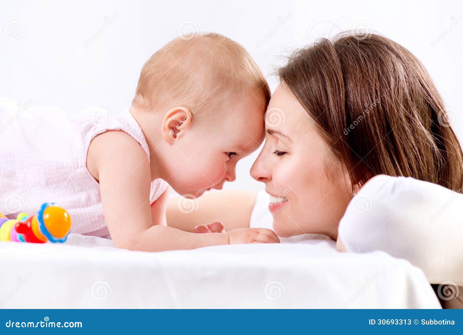 Mutter und Baby stockbild. Bild von lebensstil, gesund - 30693313