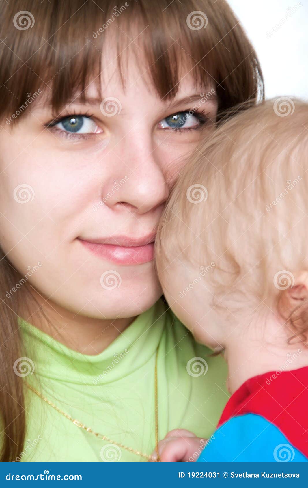 Mutter und Kind stockbild. Bild von umarmungen, frau - 19224031