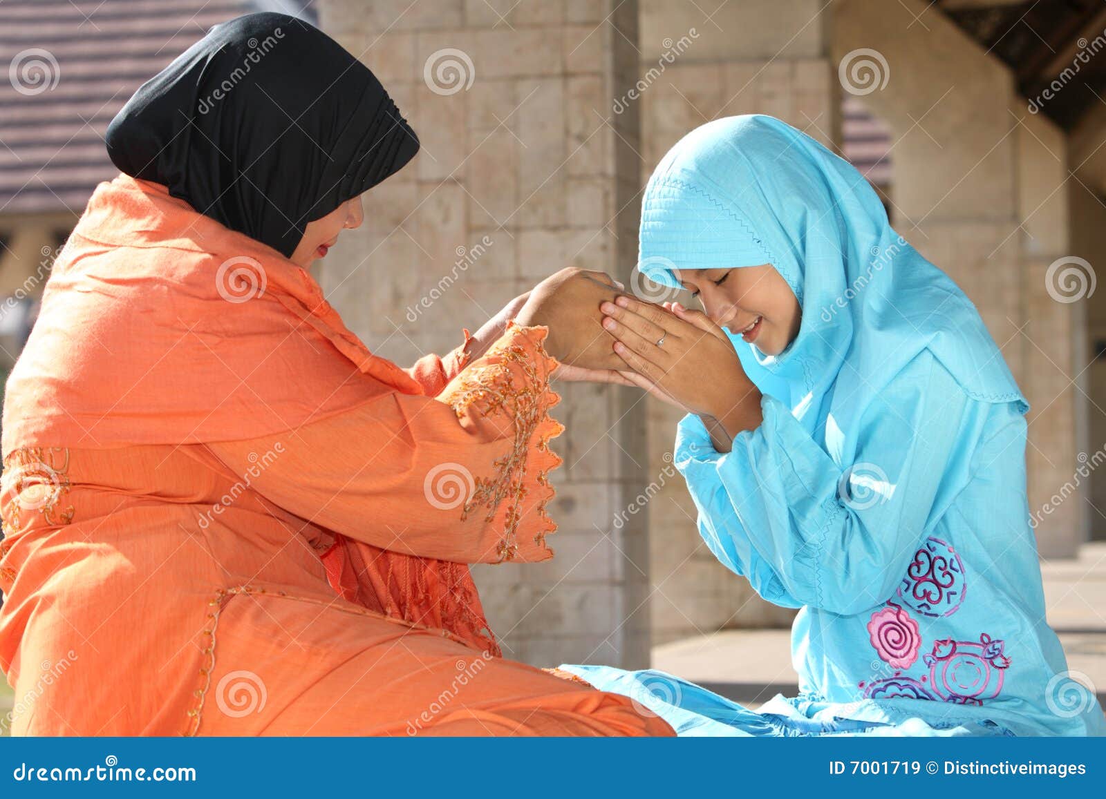 Mutter und Kind, Islam stockbild. Bild von bemuttern, mutterschaft ...