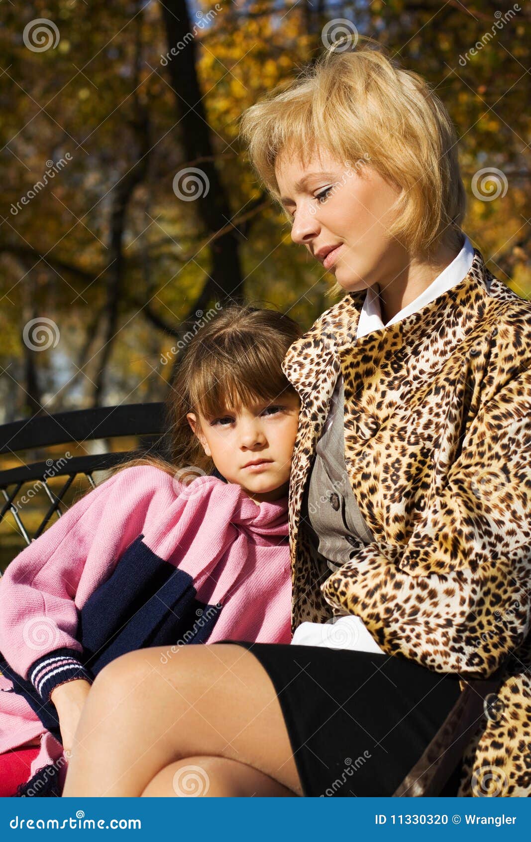 Mutter und Tochter. stockfoto. Bild von tochter, nave - 11330320