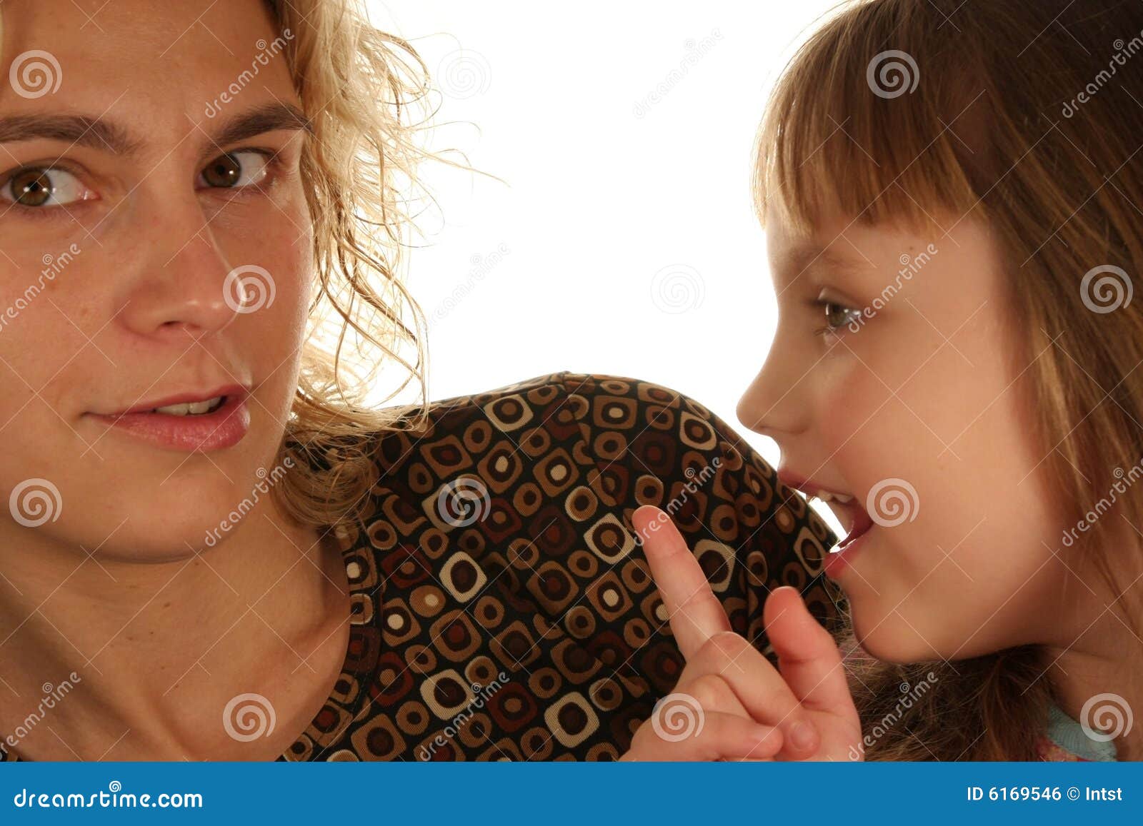 Mutter und Tochter stockfoto. Bild von streiten, freundlich - 6169546