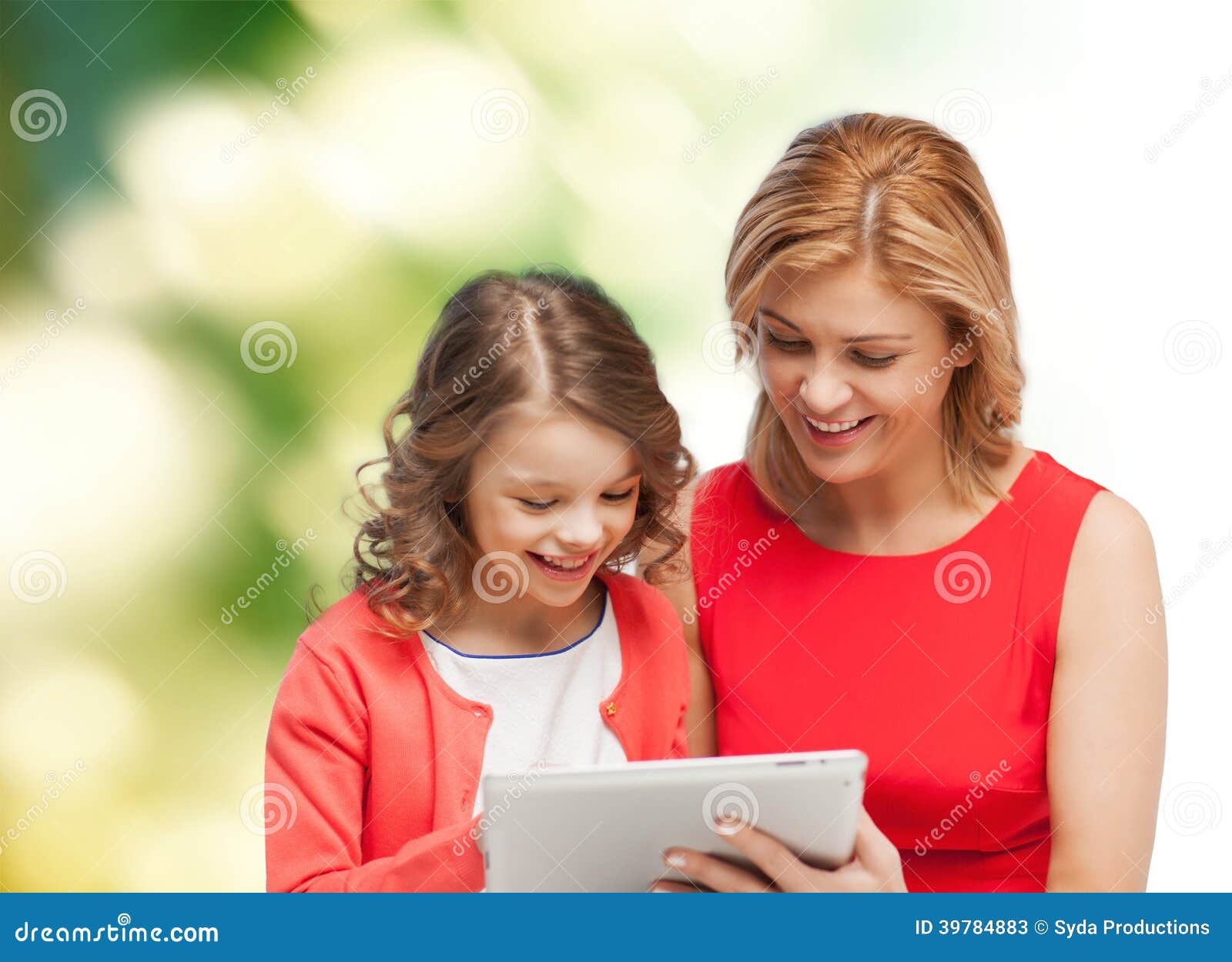 Mutter Und Tochter Mit Tabletten-PC-Computer Stockbild - Bild von ...
