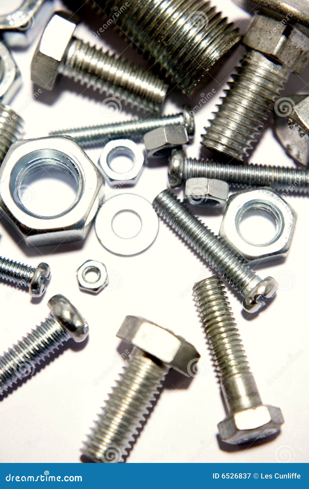 Muttern u. Schrauben stockbild. Bild von mannigfaltig - 6526837