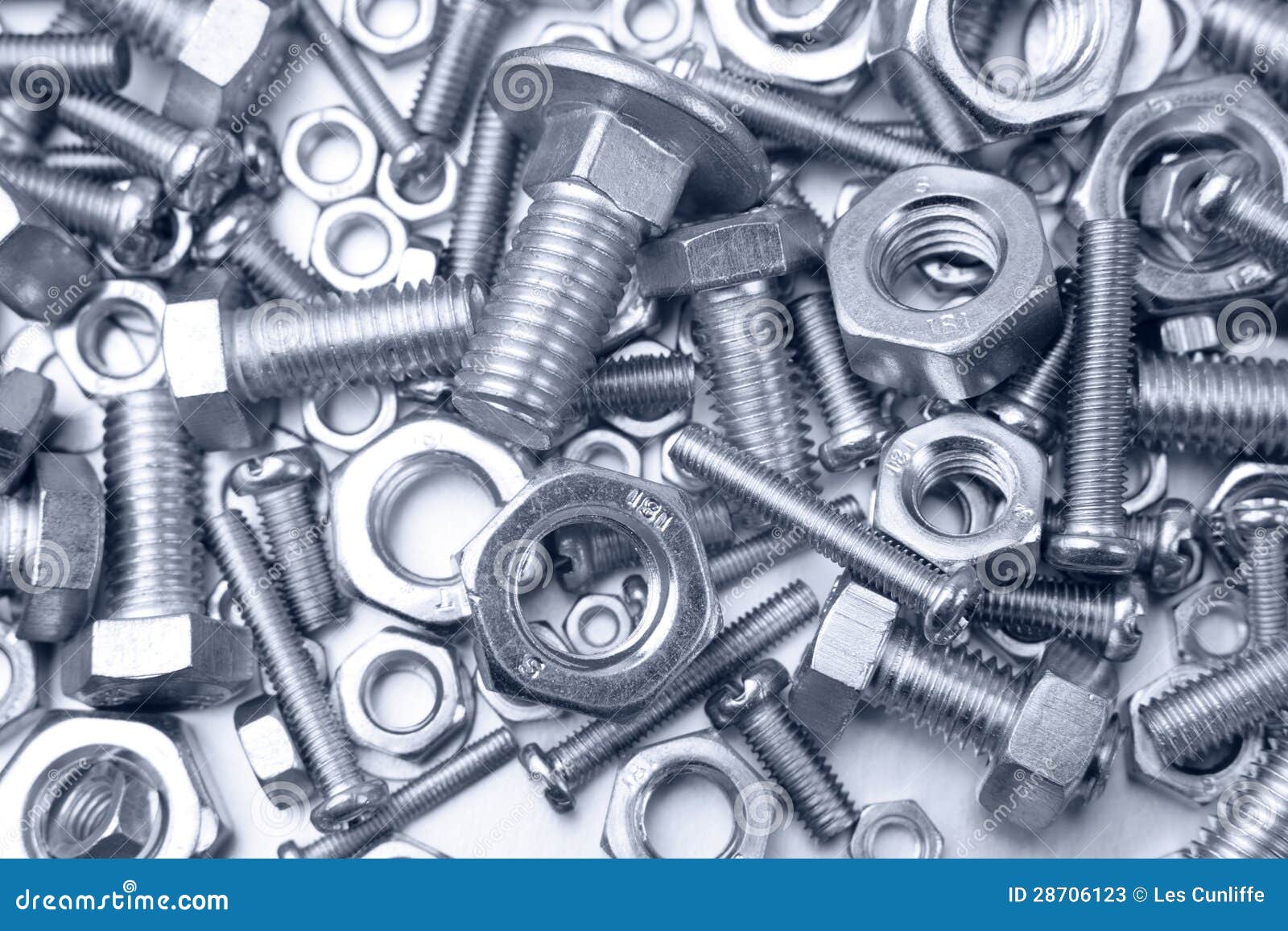 Muttern - und - Schrauben stockbild. Bild von mutter - 28706123