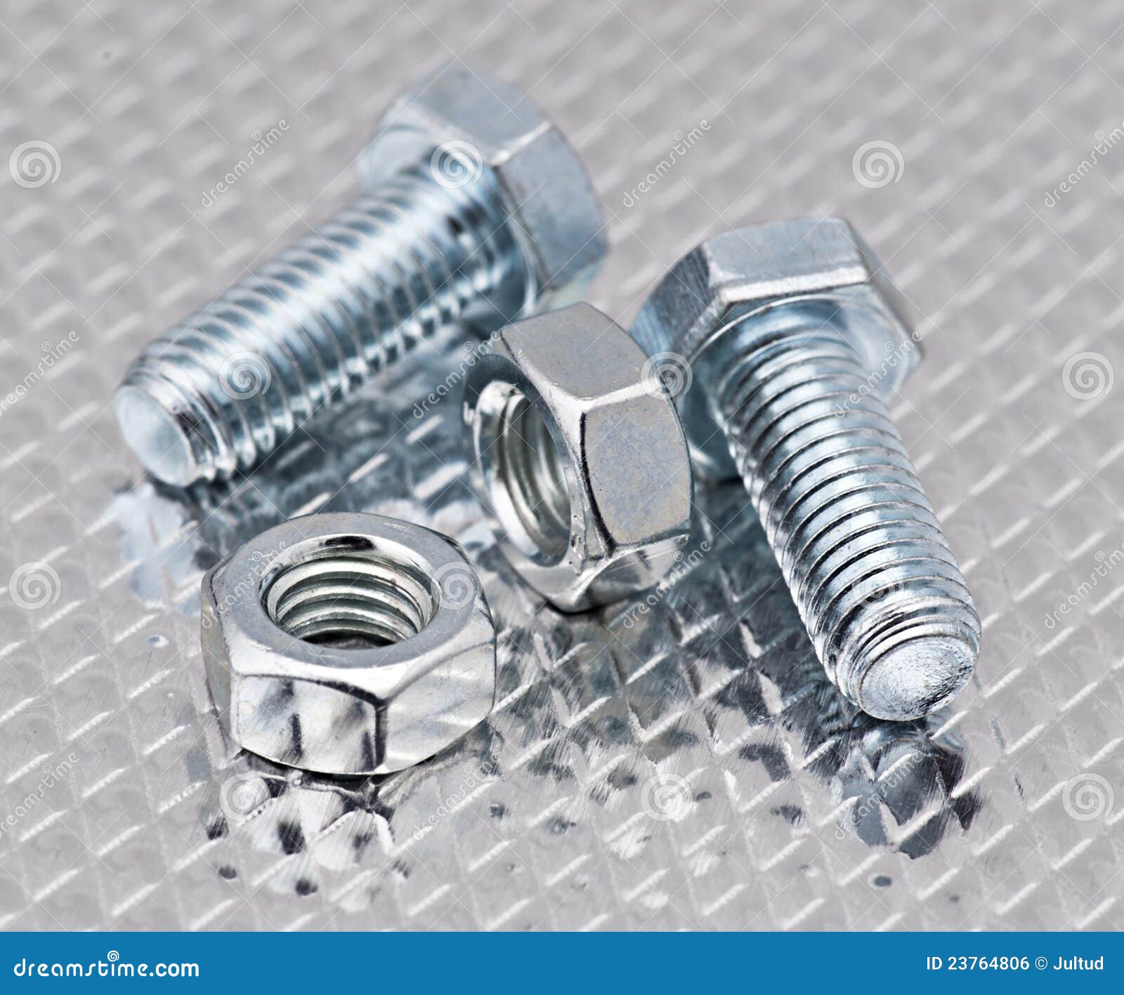 Muttern - Und - Schrauben Auf Metallhintergrund Stockfoto - Bild von ...