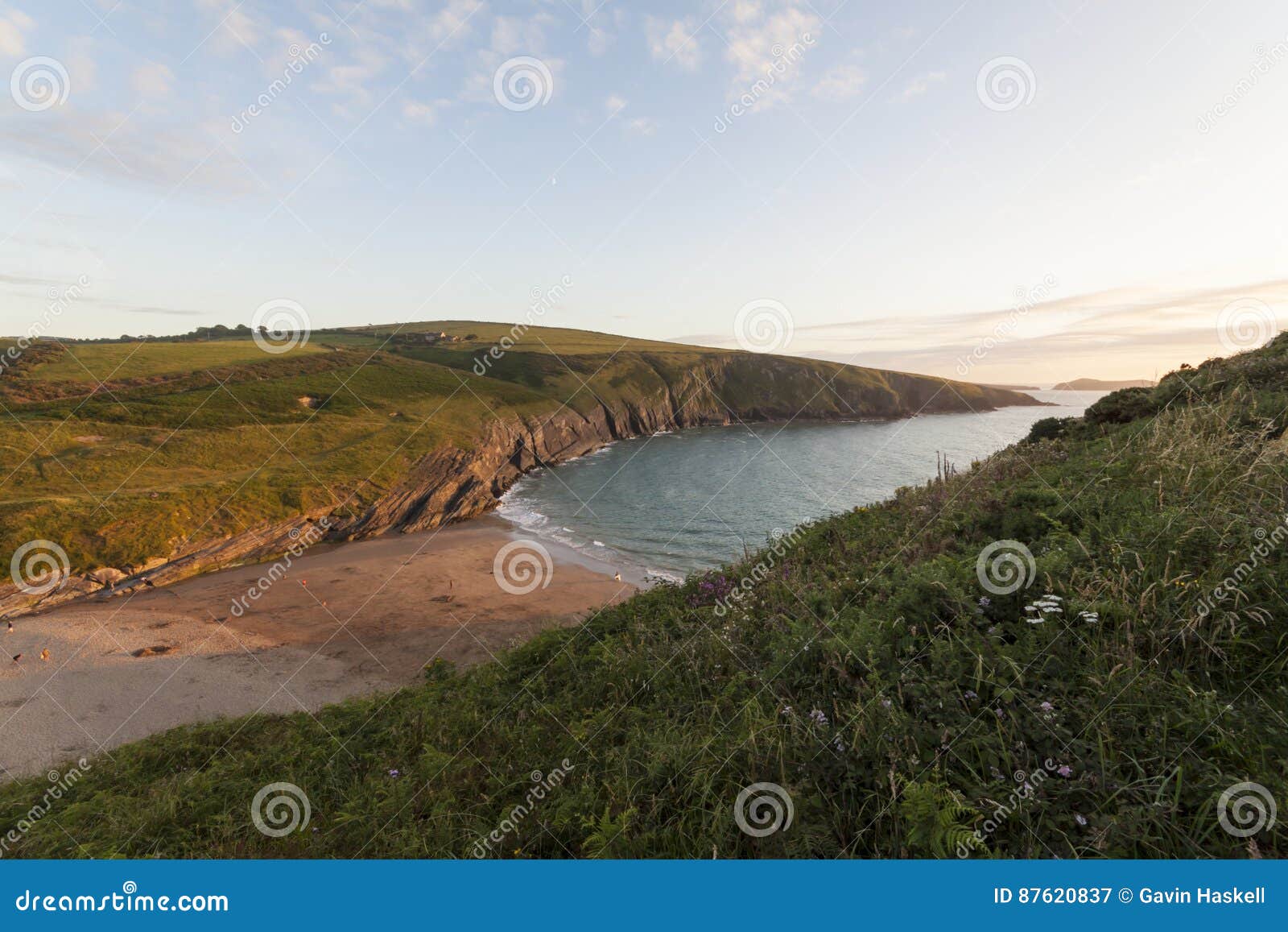 Mwnt-Strand Von Foel Y Mwnt Stockbild - Bild von königreich ...