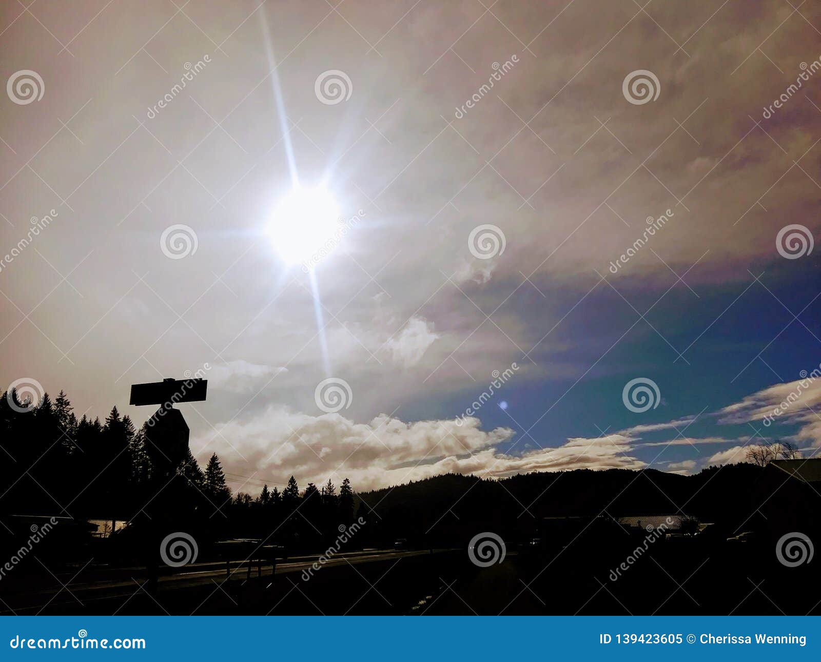 Glide Oregon stock image. Image of scott, sunshine, oregon - 139423605