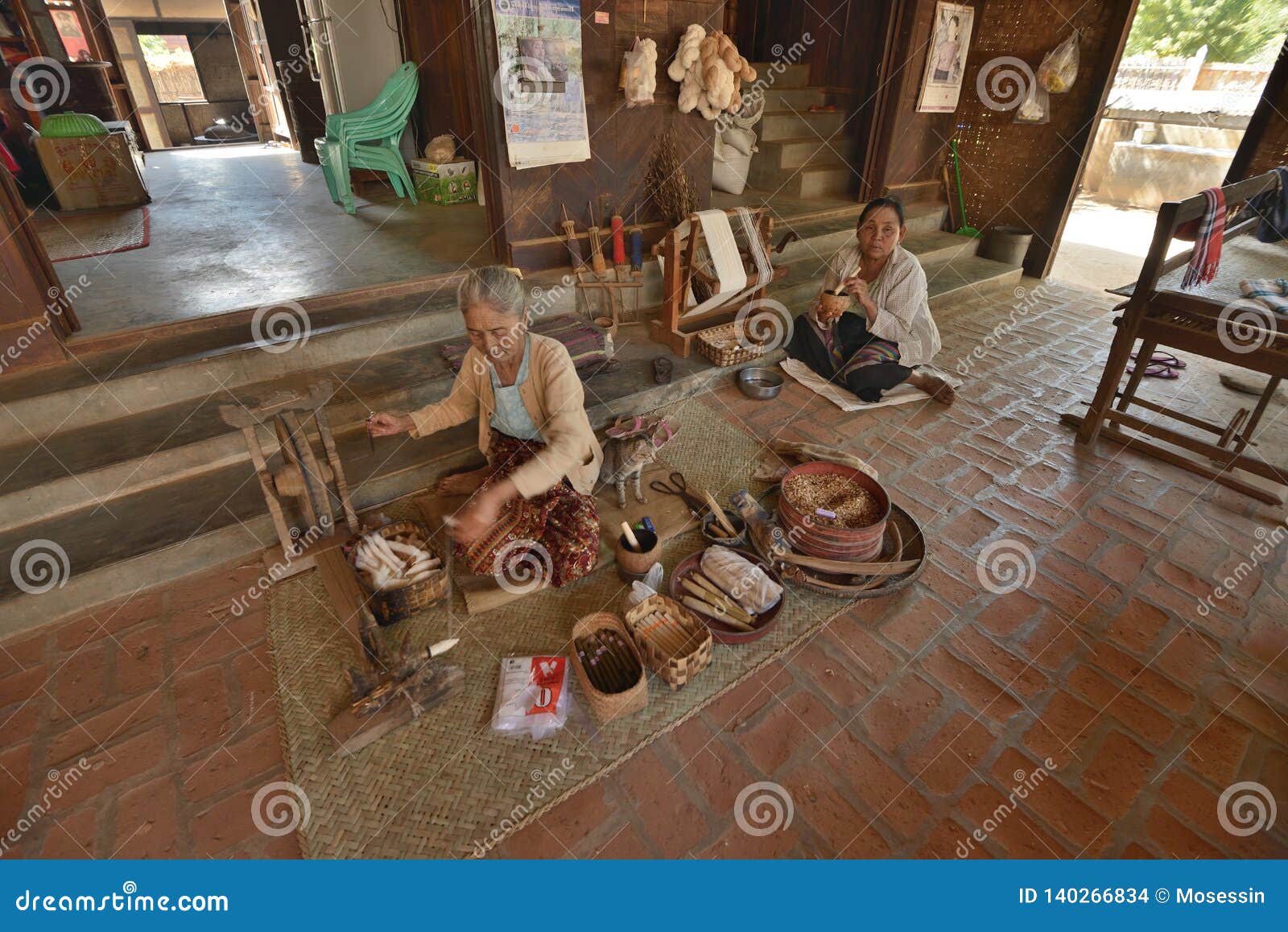 Myanmar Bagan Weaving Machine Old Lady Editorial Stock Image - Image of ...