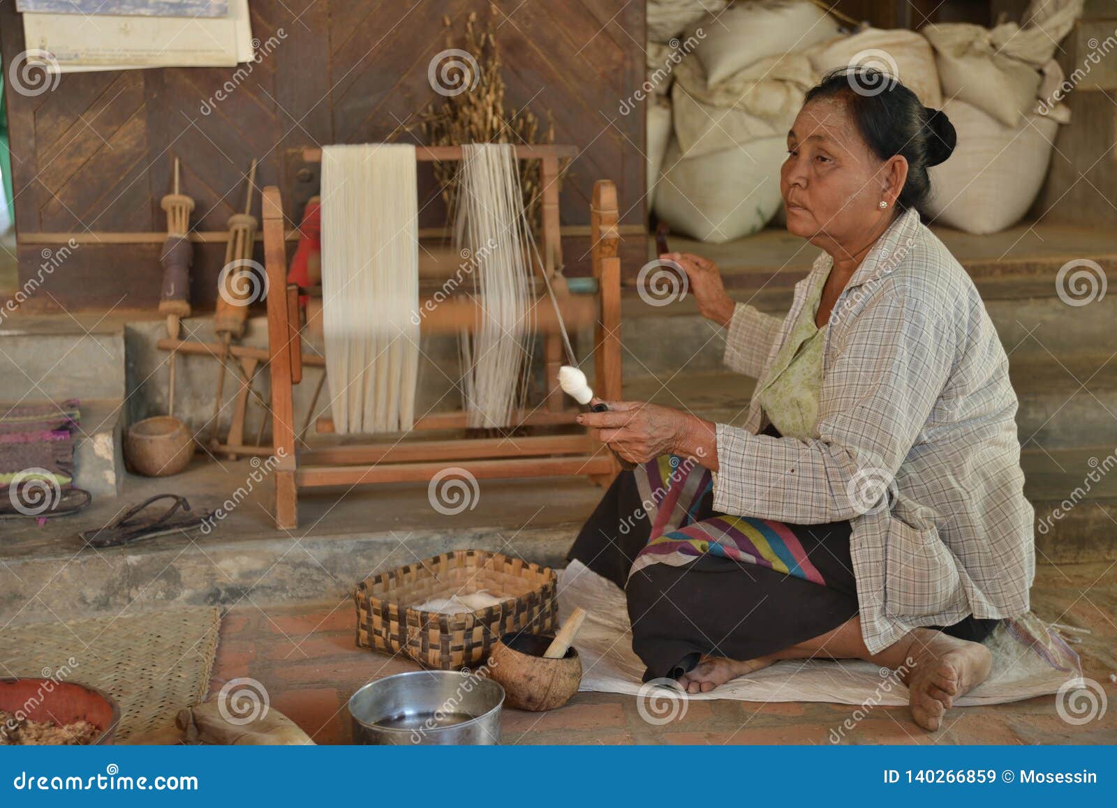 Myanmar Bagan Weaving Machine Old Lady Editorial Stock Image - Image of ...