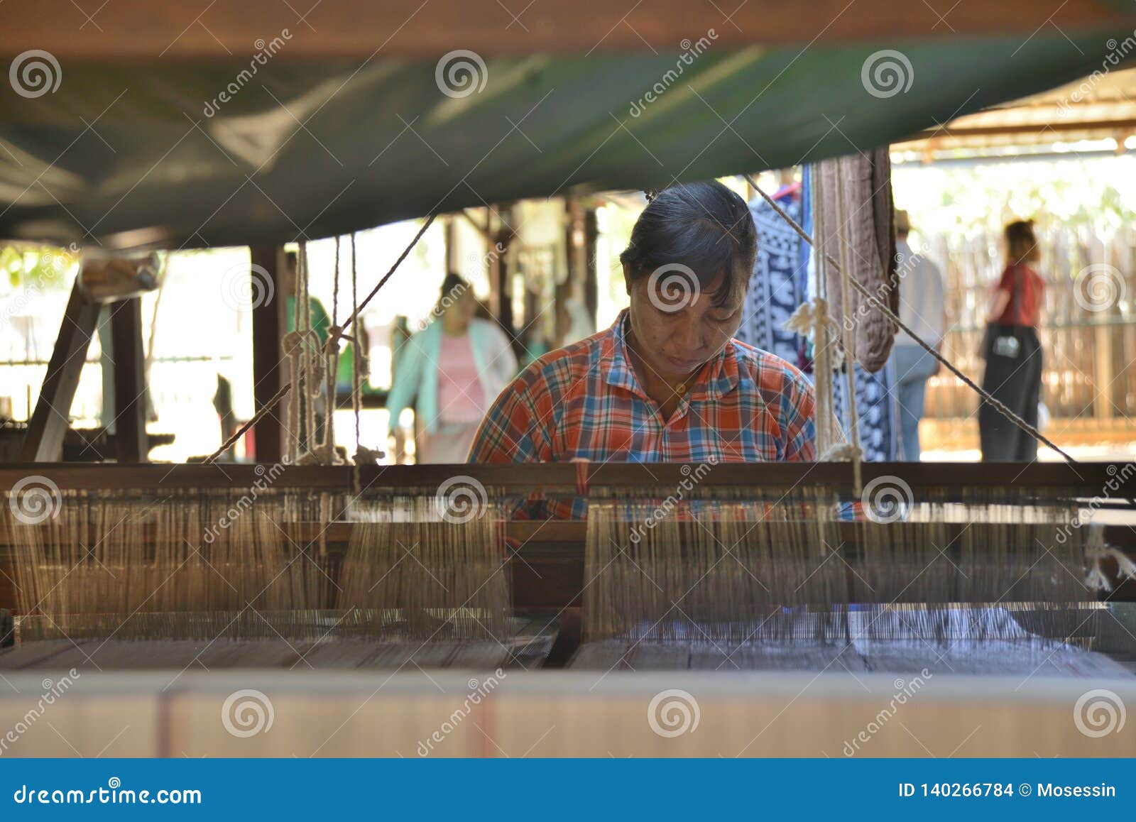 Myanmar Bagan Weaving Machine Worker Editorial Stock Image - Image of ...