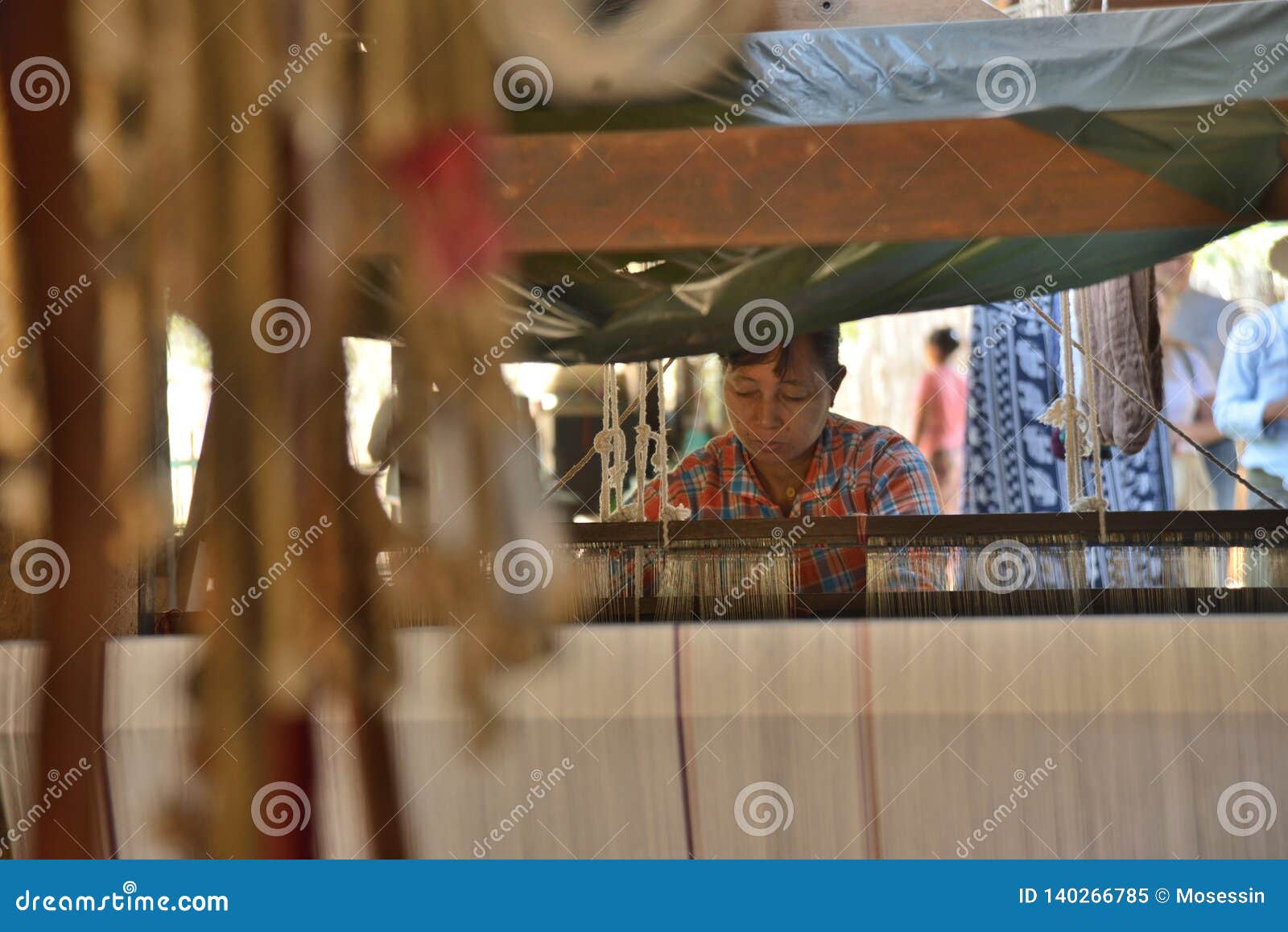 Myanmar Bagan Weaving Machine Worker Editorial Image - Image of ...