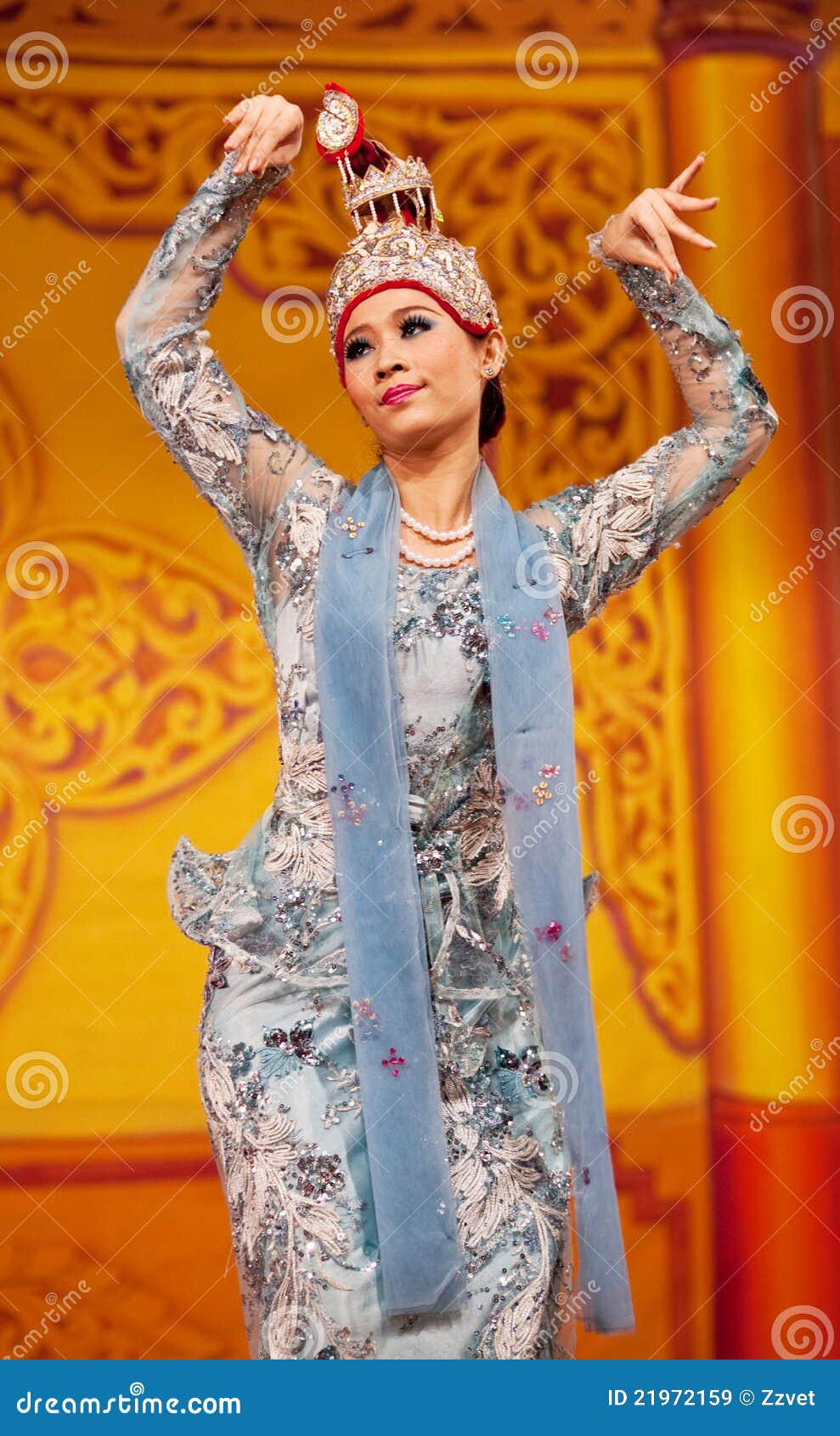 Myanmar Folk Dance editorial stock image. Image of girl - 21972159