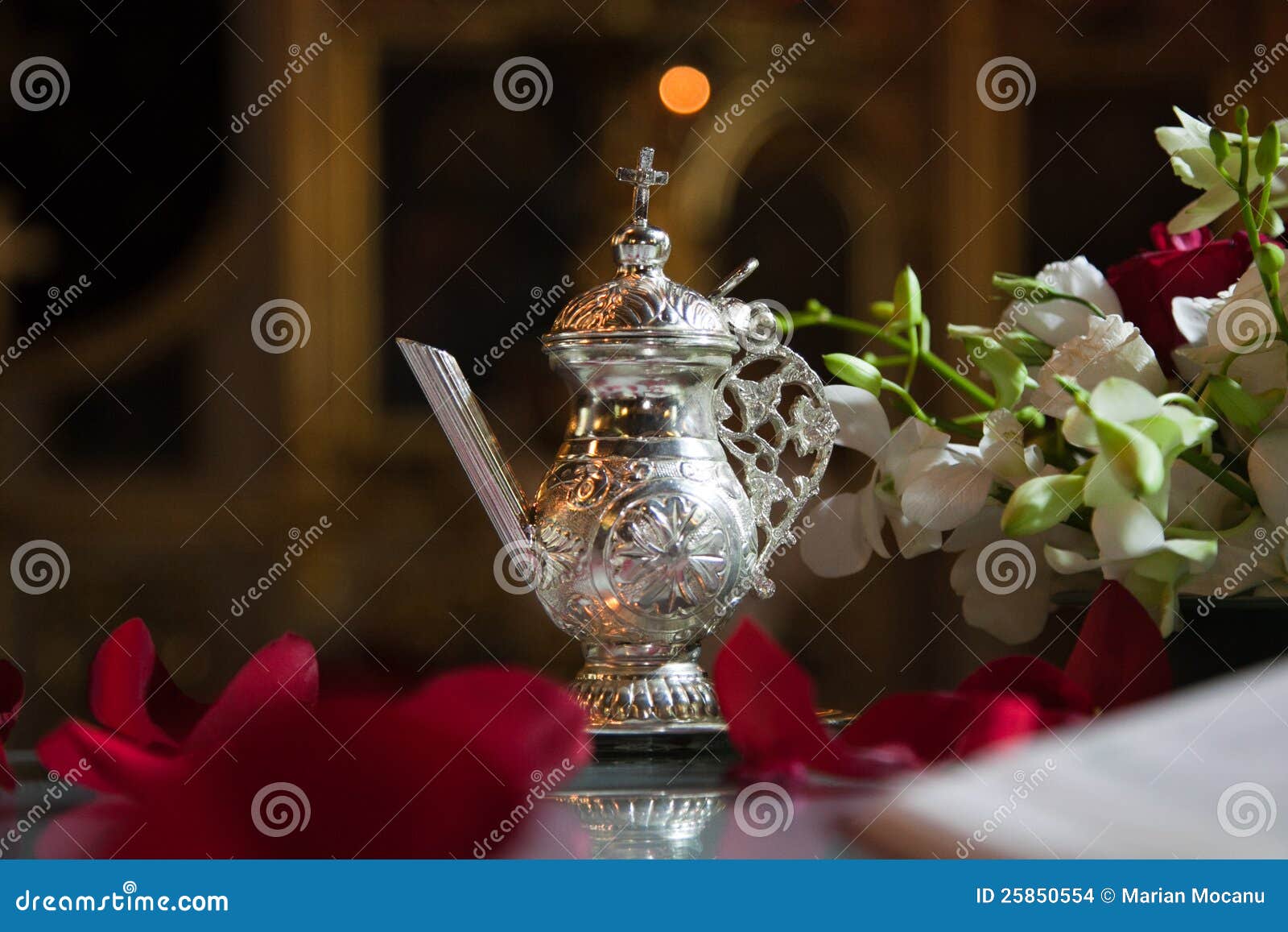 Myrrhe photo stock. Image du religion, bouteille, graisse - 25850554