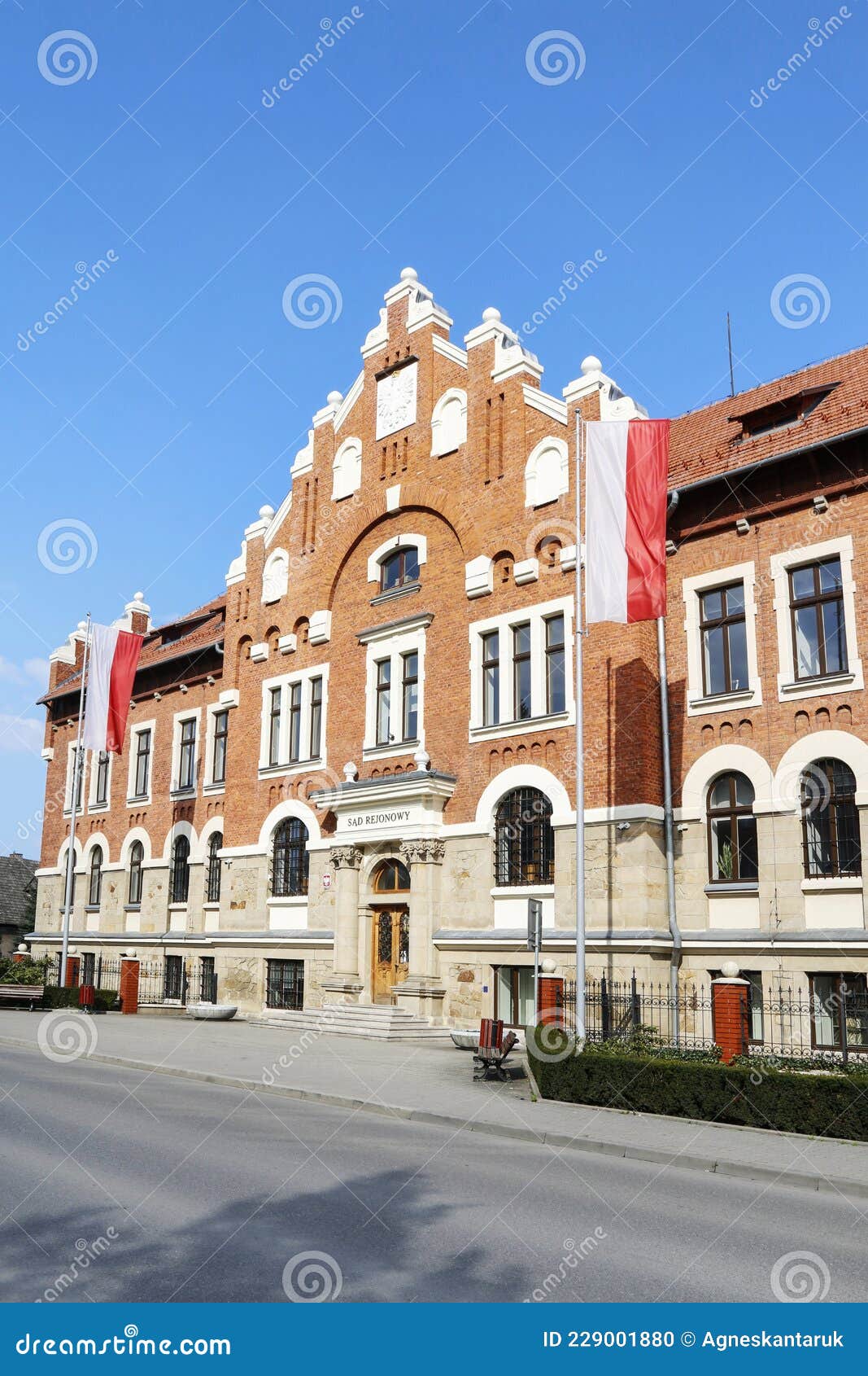 MYSLENICE, POLAND - APRIL 09, 2017: Courthouse in Myslenice Editorial ...