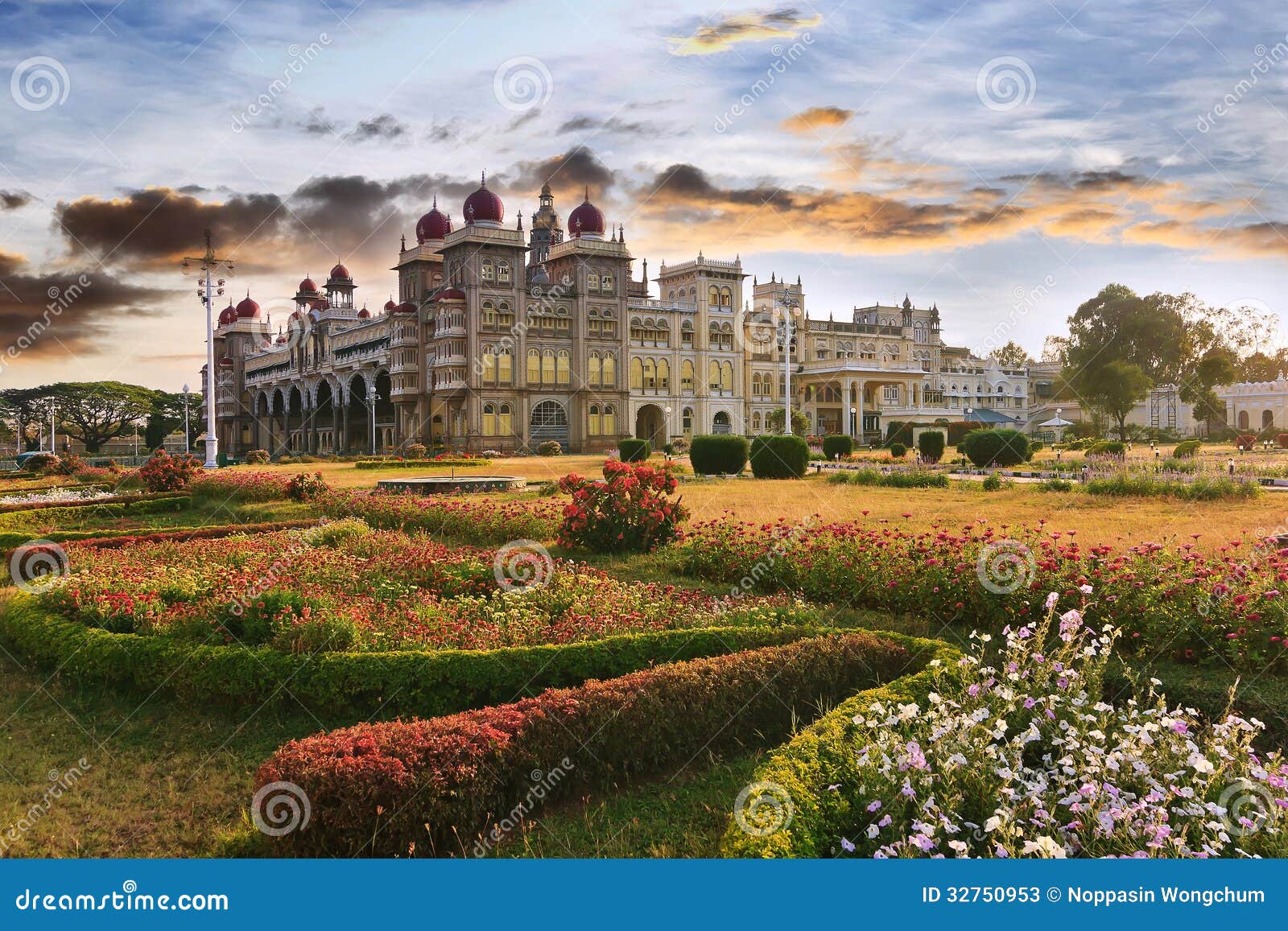 Mysore Palace stock image. Image of india, ancient, palace - 32750953