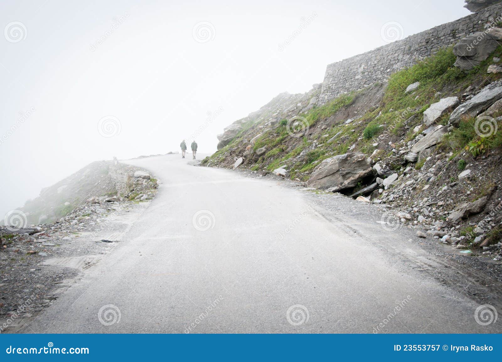 Mystic fog in mountains stock image. Image of journey - 23553757