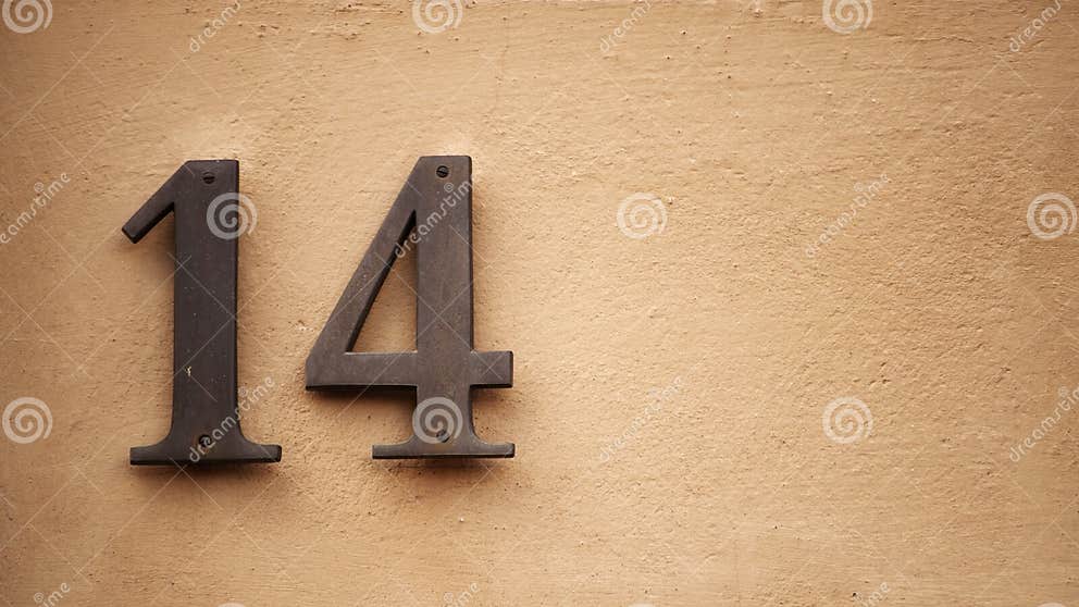 Número catorce imagen de archivo. Imagen de edificio - 53358279