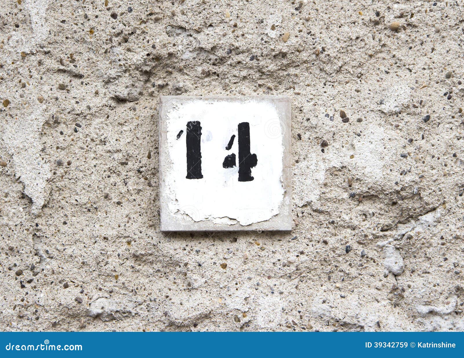 Número Catorce En La Pared Vieja Imagen de archivo - Imagen de afuera ...