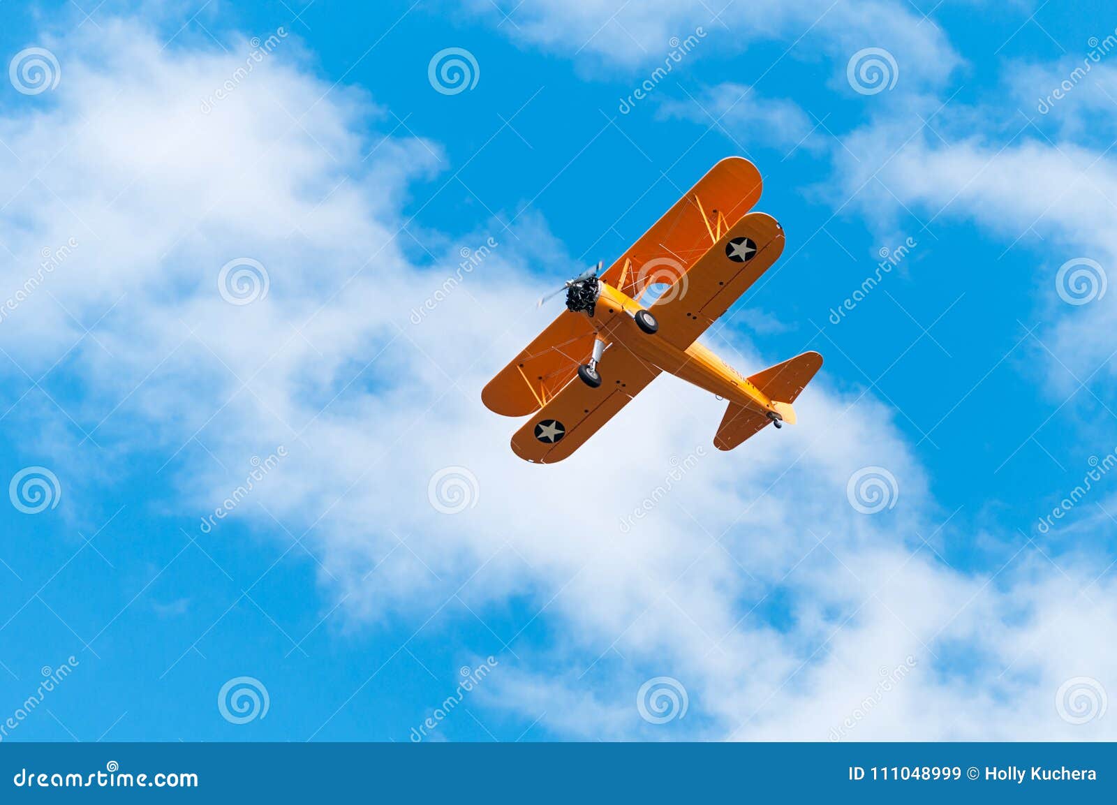 N2S-1 Bush Stearman Flyger Uppe I Luften Redaktionell Fotografering för ...