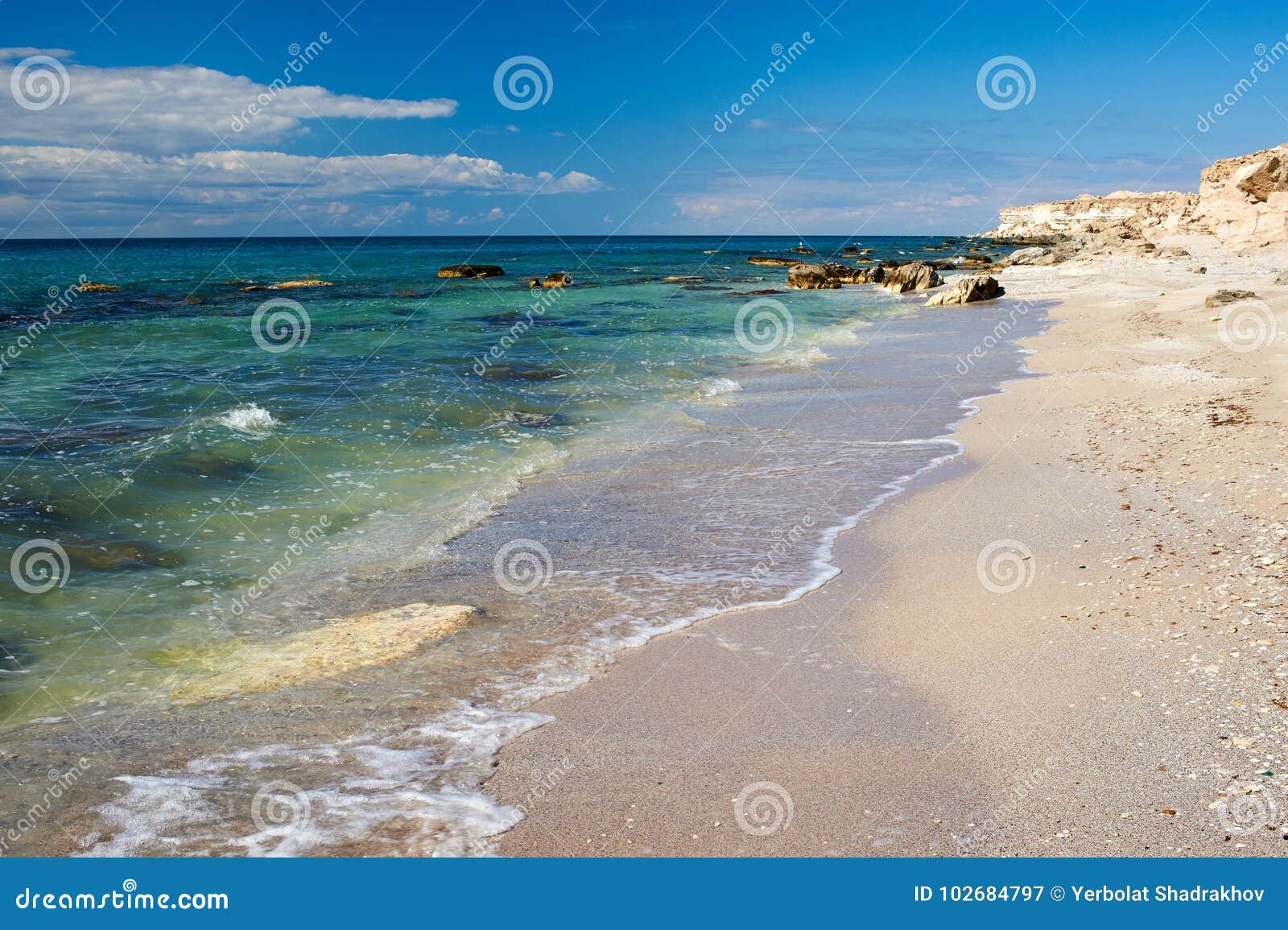 Na costa do mar Cáspio imagem de stock. Imagem de nave - 102684797