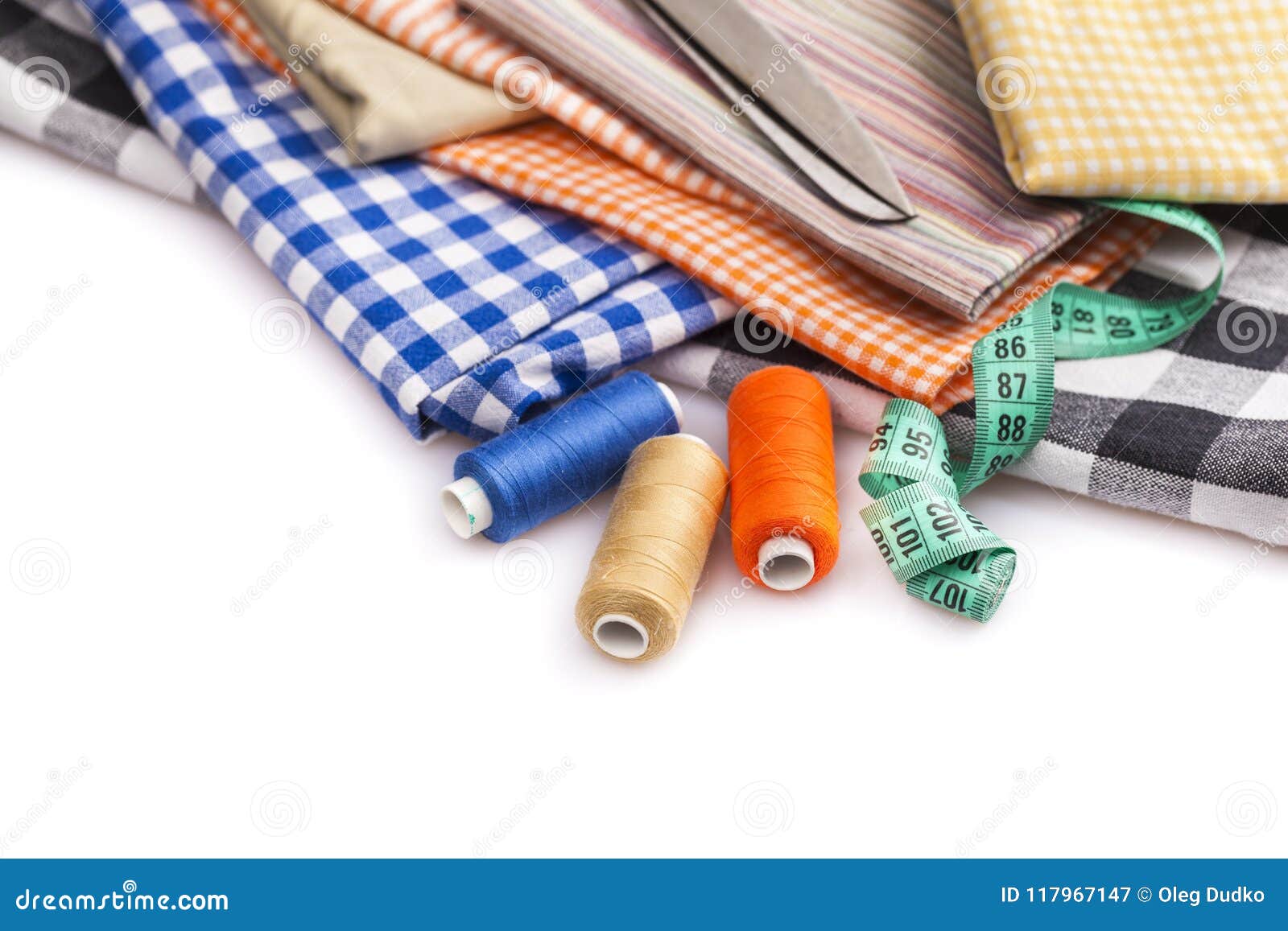 Naai stock afbeelding. Image of handwerk, stof, naaister - 117967147