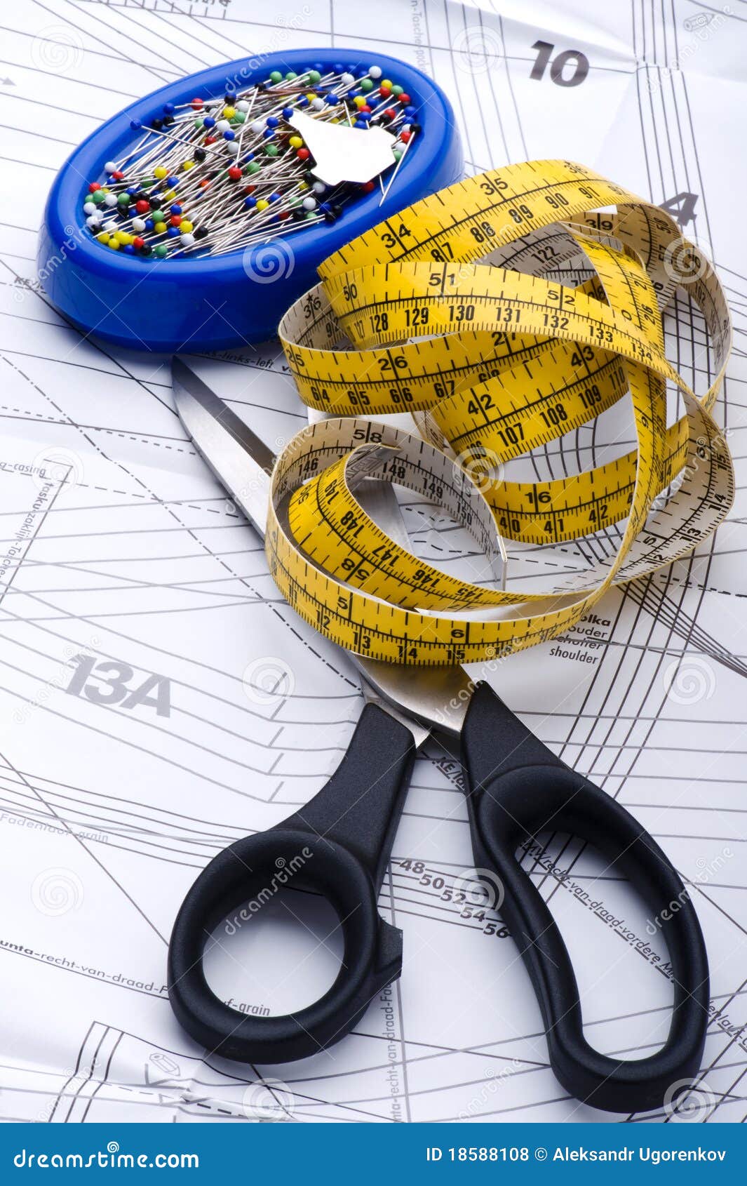 Naai patroon stock foto. Image of apparatuur, kleermakers - 18588108