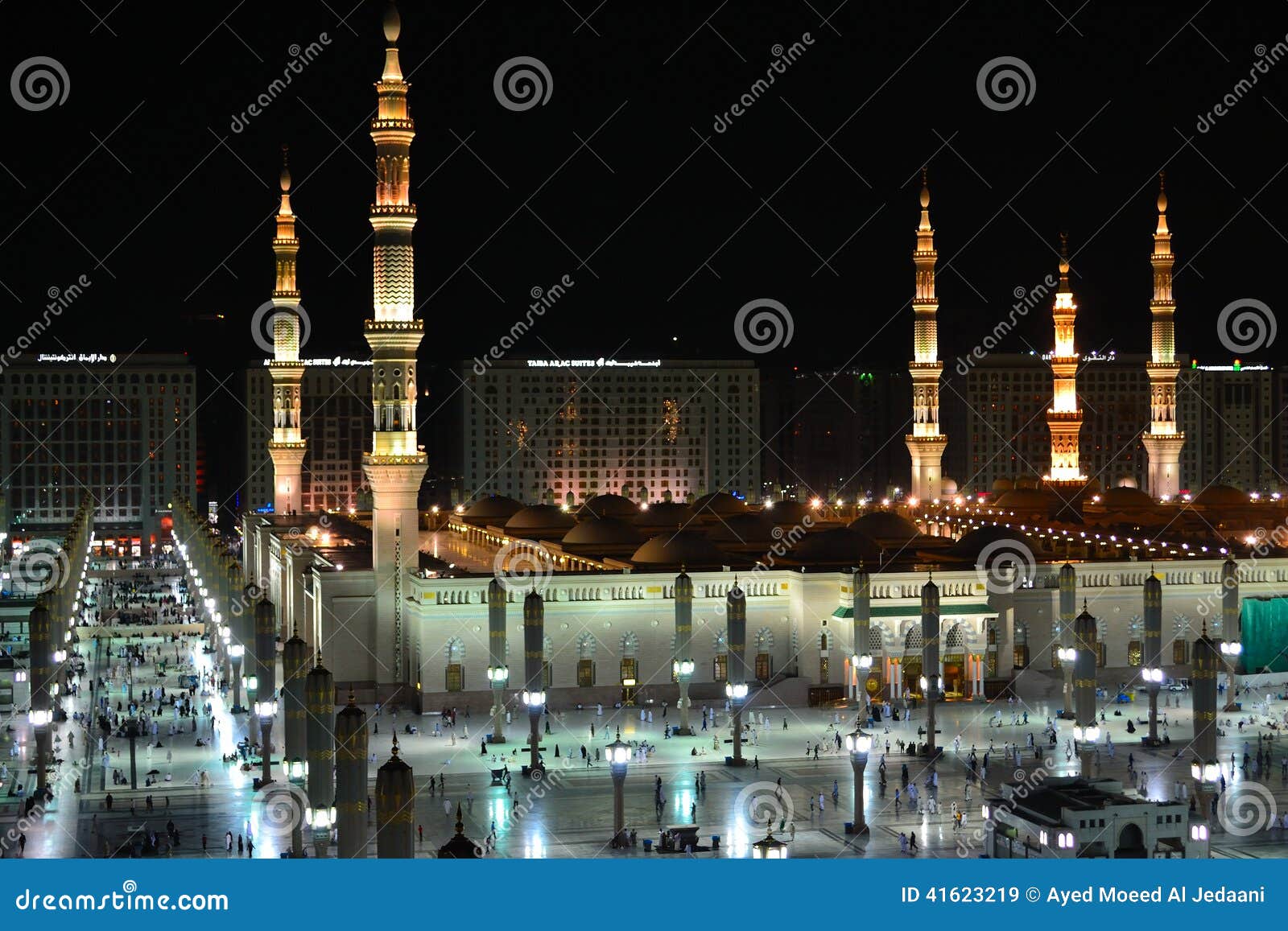 Nabawi-Moschee in Medina-Westseite in Der Nacht Redaktionelles ...