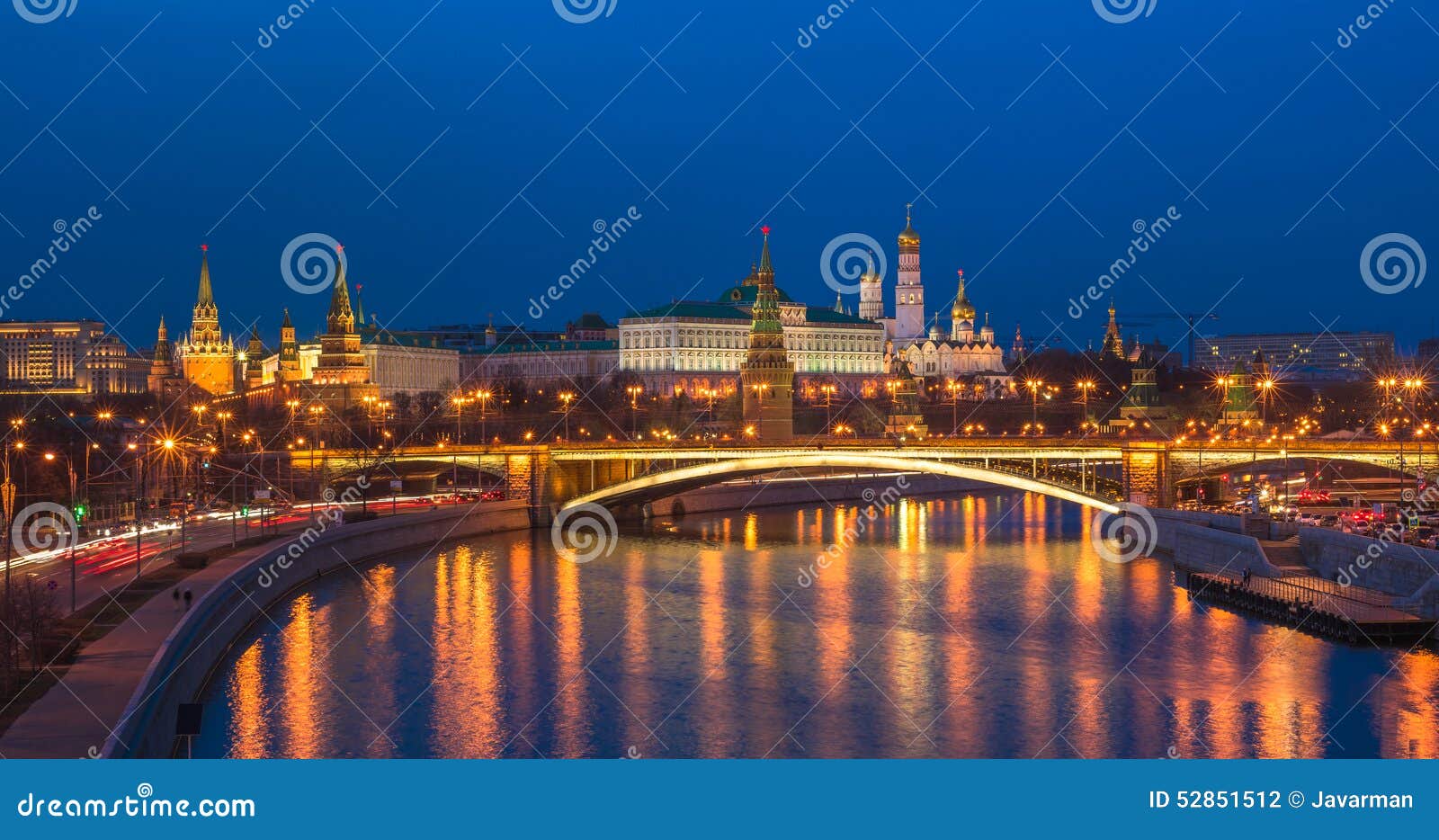 Nachtpanorama Van Moskou Het Kremlin, Rusland Stock Foto - Image of ...