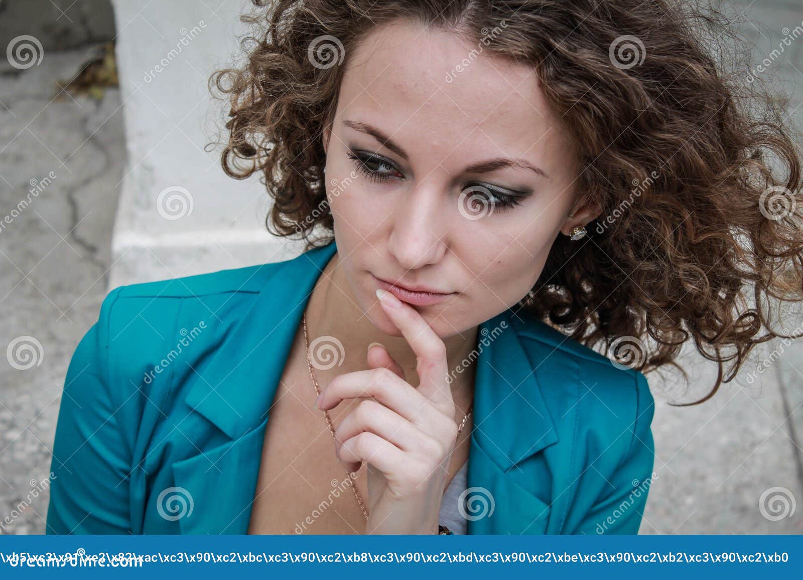 Nadenkend meisje stock afbeelding. Image of rijk, zaken - 27452115