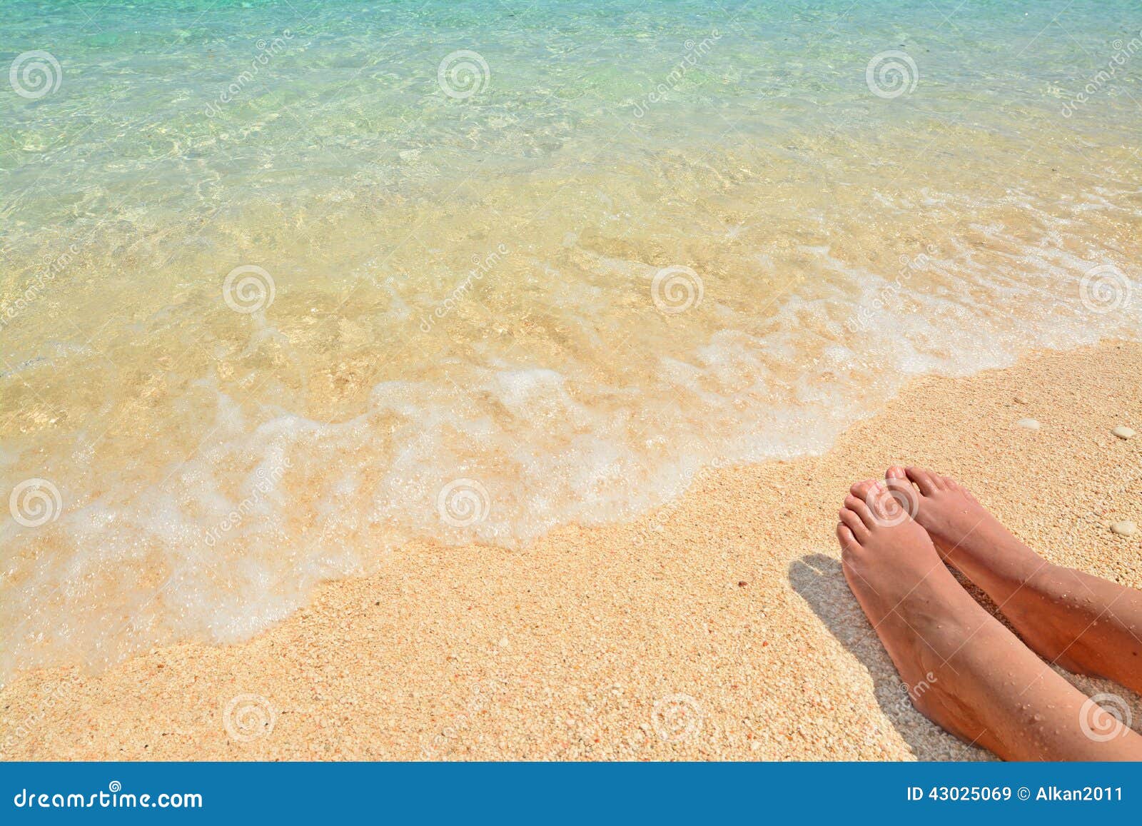 Nagie stopy obraz stock. Obraz złożonej z plenerowy, nogi - 43025069