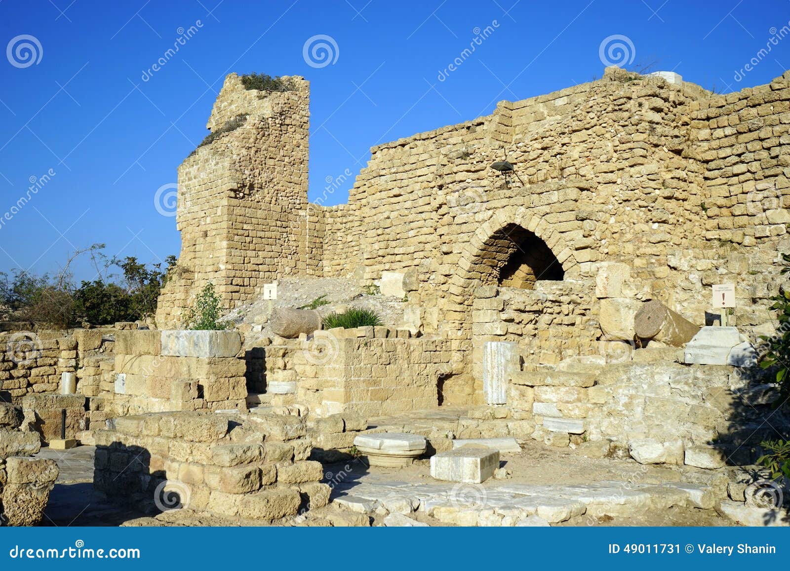 Nain Gate Royalty-Free Stock Photography | CartoonDealer.com #49011731