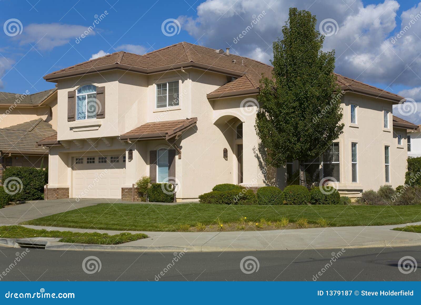 Napa County, CA Custom Home Stock Image - Image of garage, dormers: 1379187