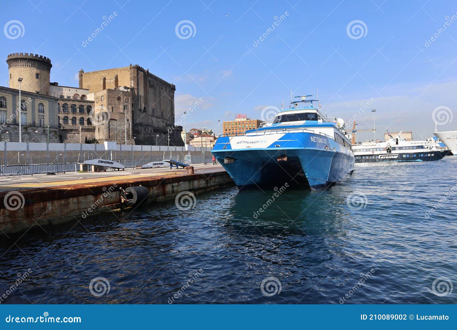 Napoli - Aliscafi al porto editorial photography. Image of ferry ...