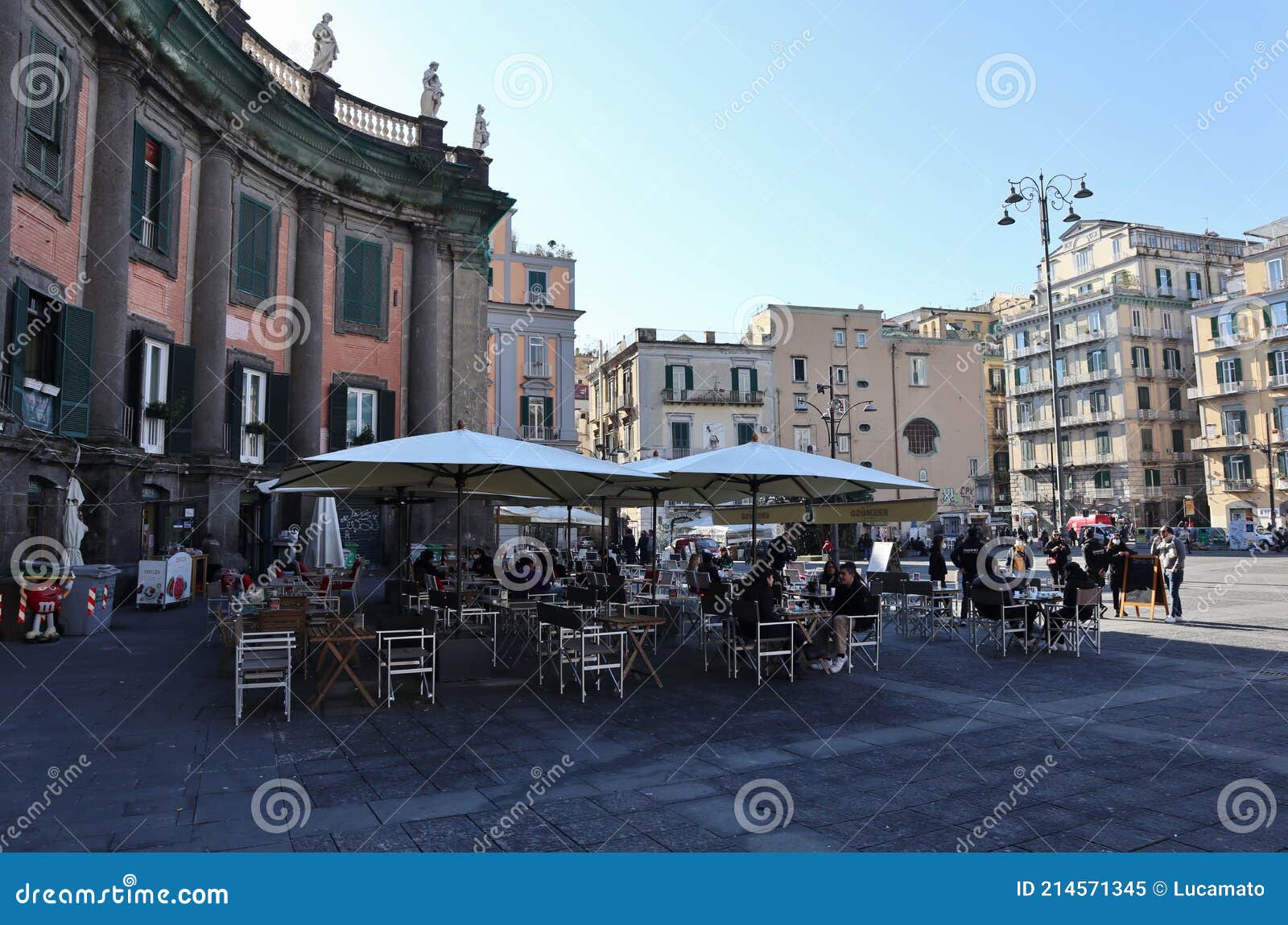 Napoli - Bar in Piazza Dante Editorial Image - Image of outdoors, point ...