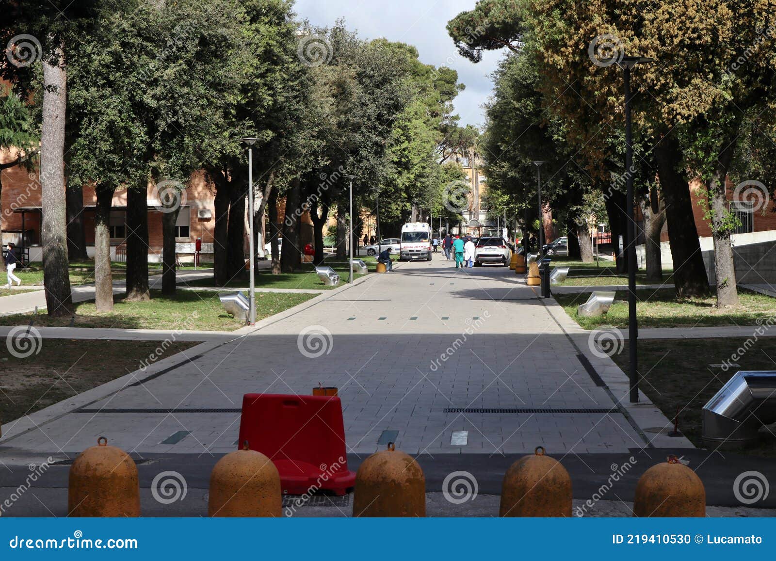 Napoli - Cortile Dell`Ospedale Cardarelli Editorial Image - Image of ...