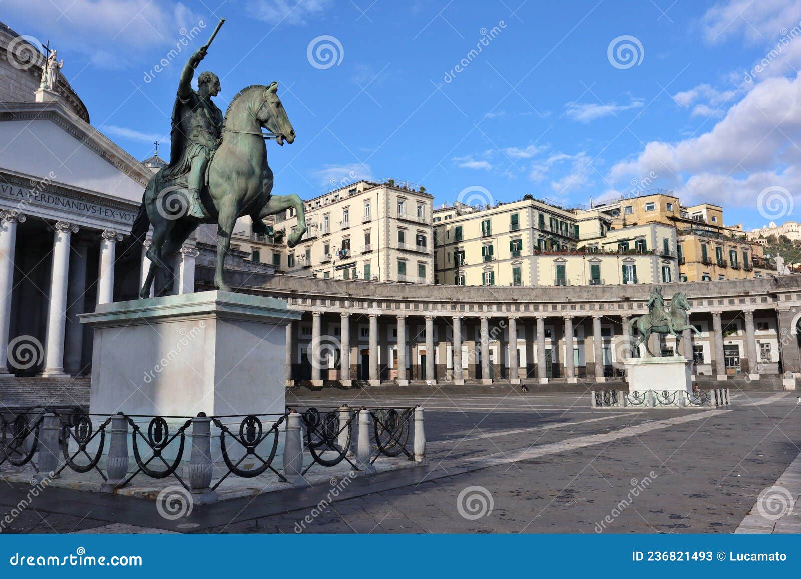 Napoli - Monumenti Equestri in Piazza Plebiscito Editorial Stock Photo ...