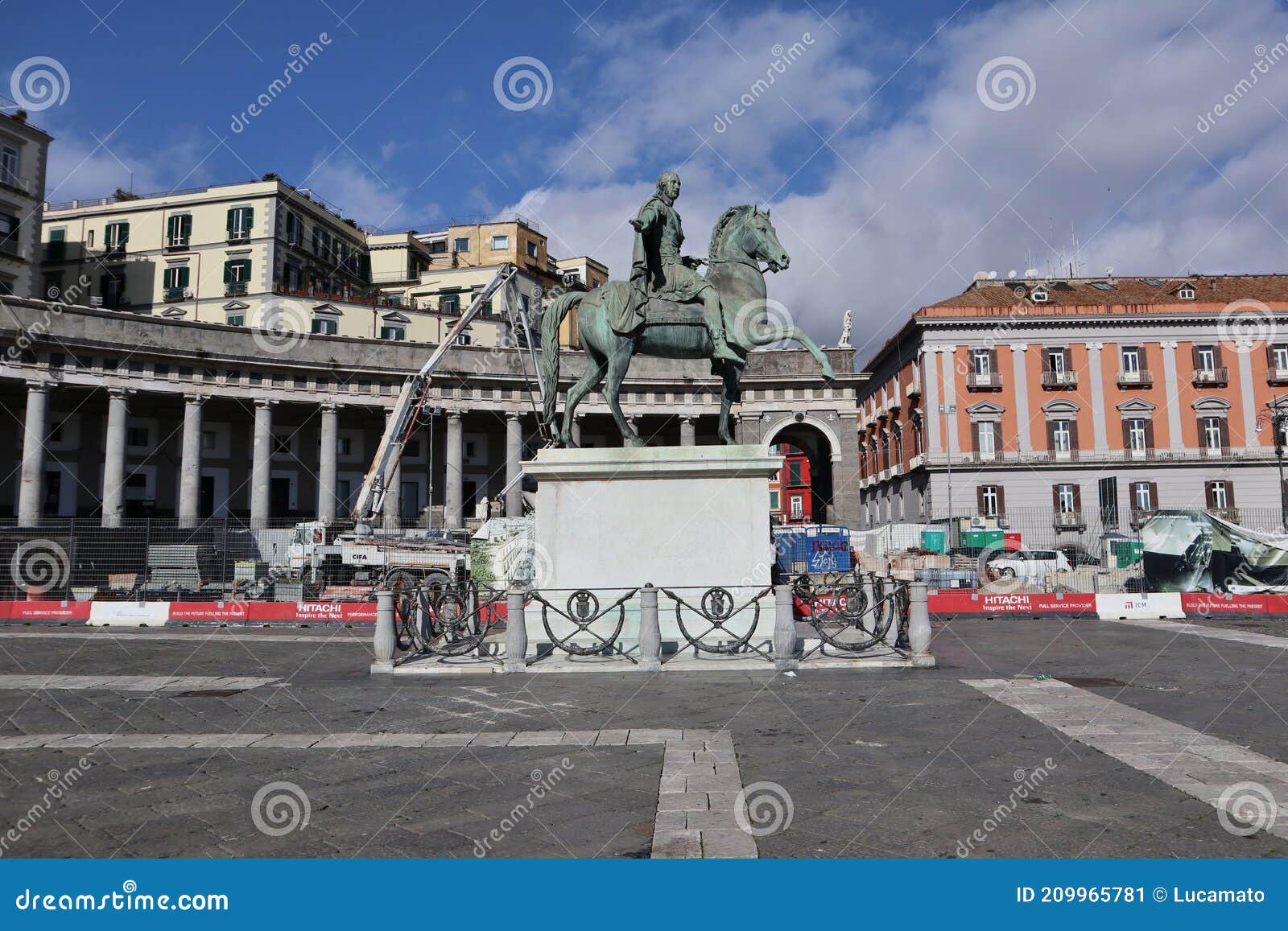 Napoli - Statua Di Carlo Di Borbone in Piazza Plebiscito Editorial ...