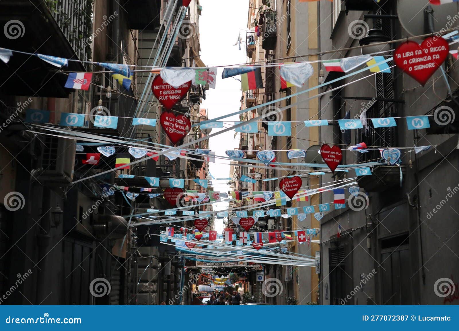 Napoli - Striscioni Nei Quartieri Spagnoli Editorial Photography ...