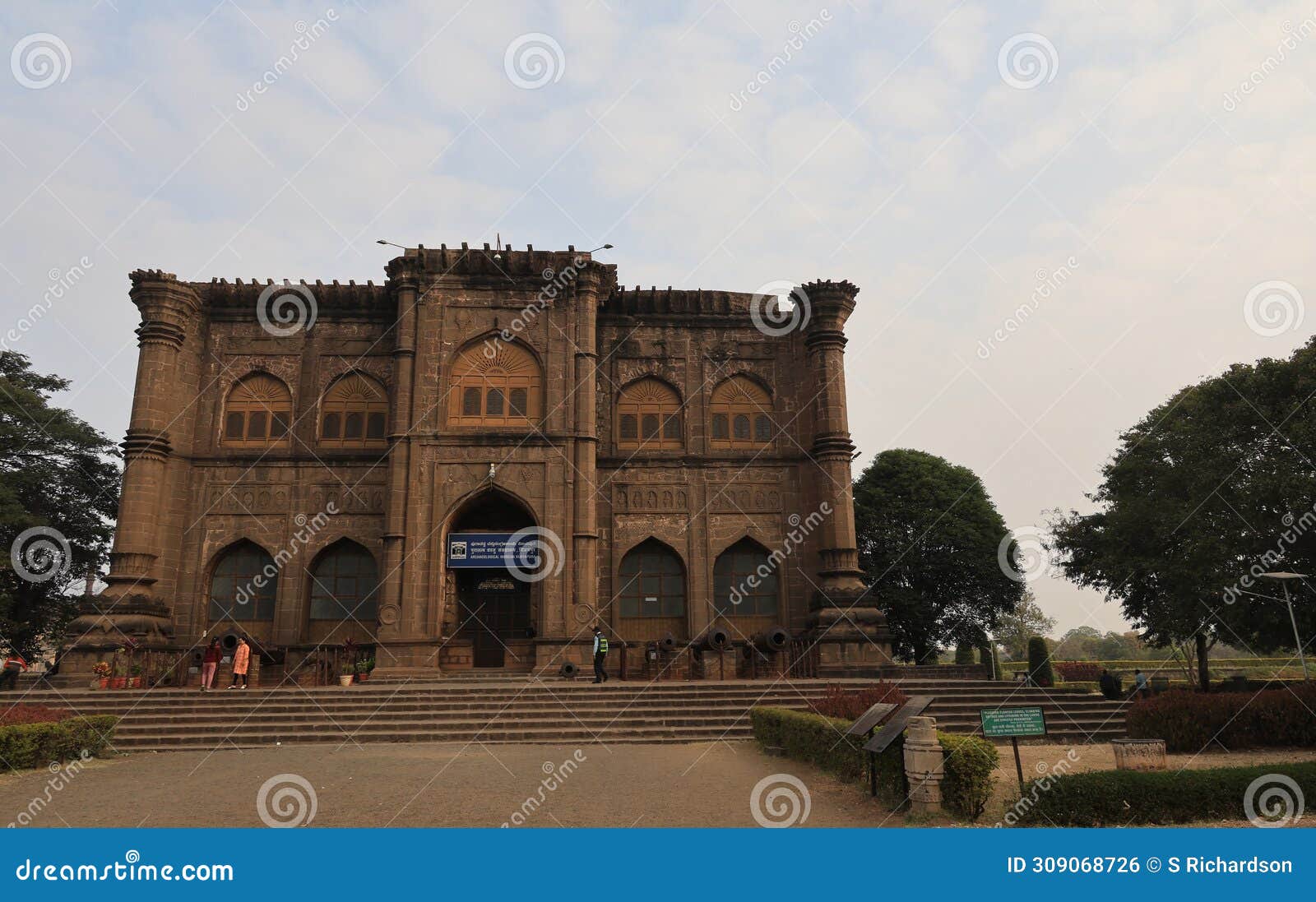 Gol Gumbaz Archaeological Museum at Sunrise Editorial Photo - Image of ...