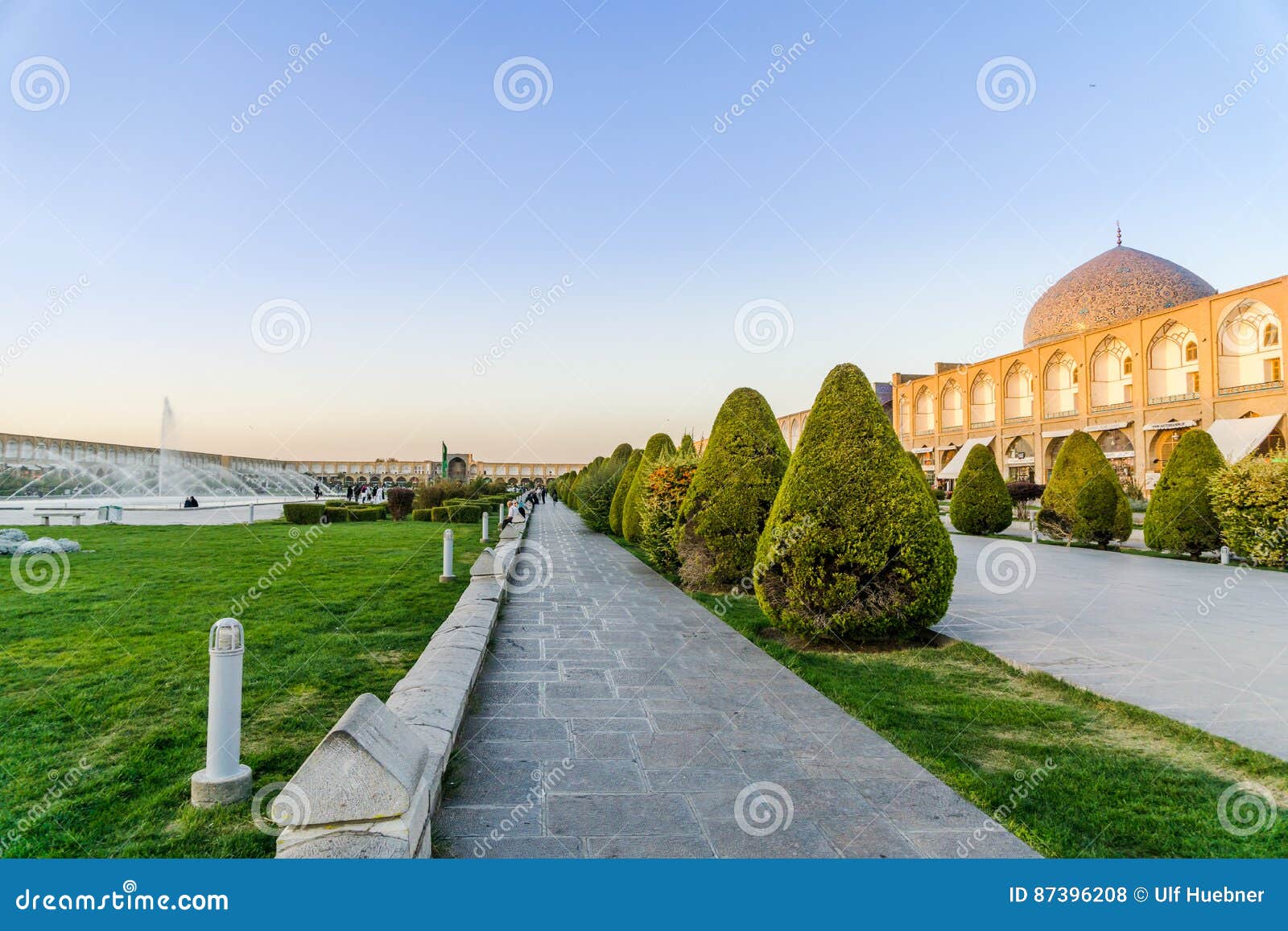 Arches Of Imam Ali Square, The Historical Ali Minaret In Ali Mosque And ...